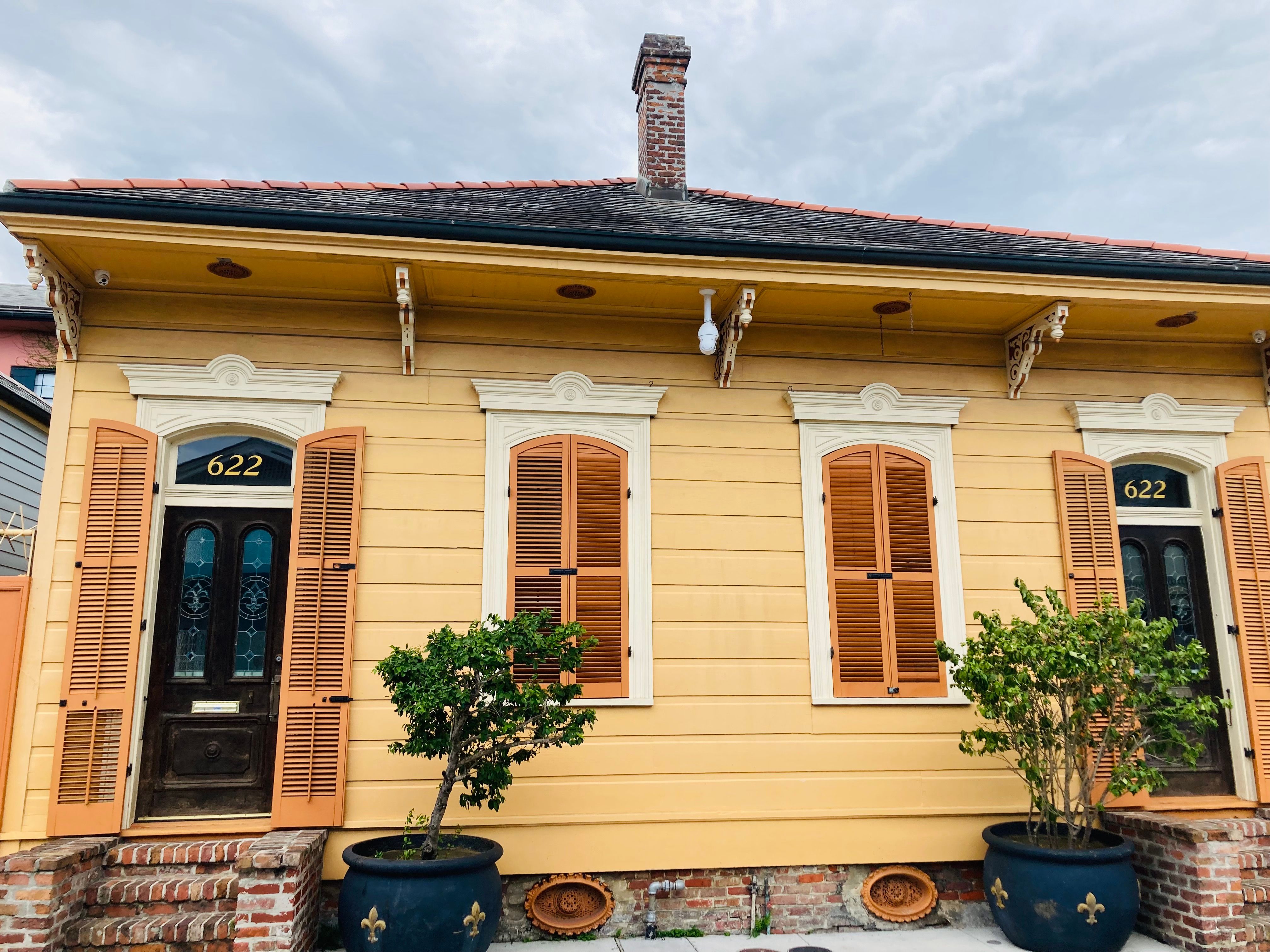 Charming Yellow Creole Cottage in New Orleans · Free Stock Photo