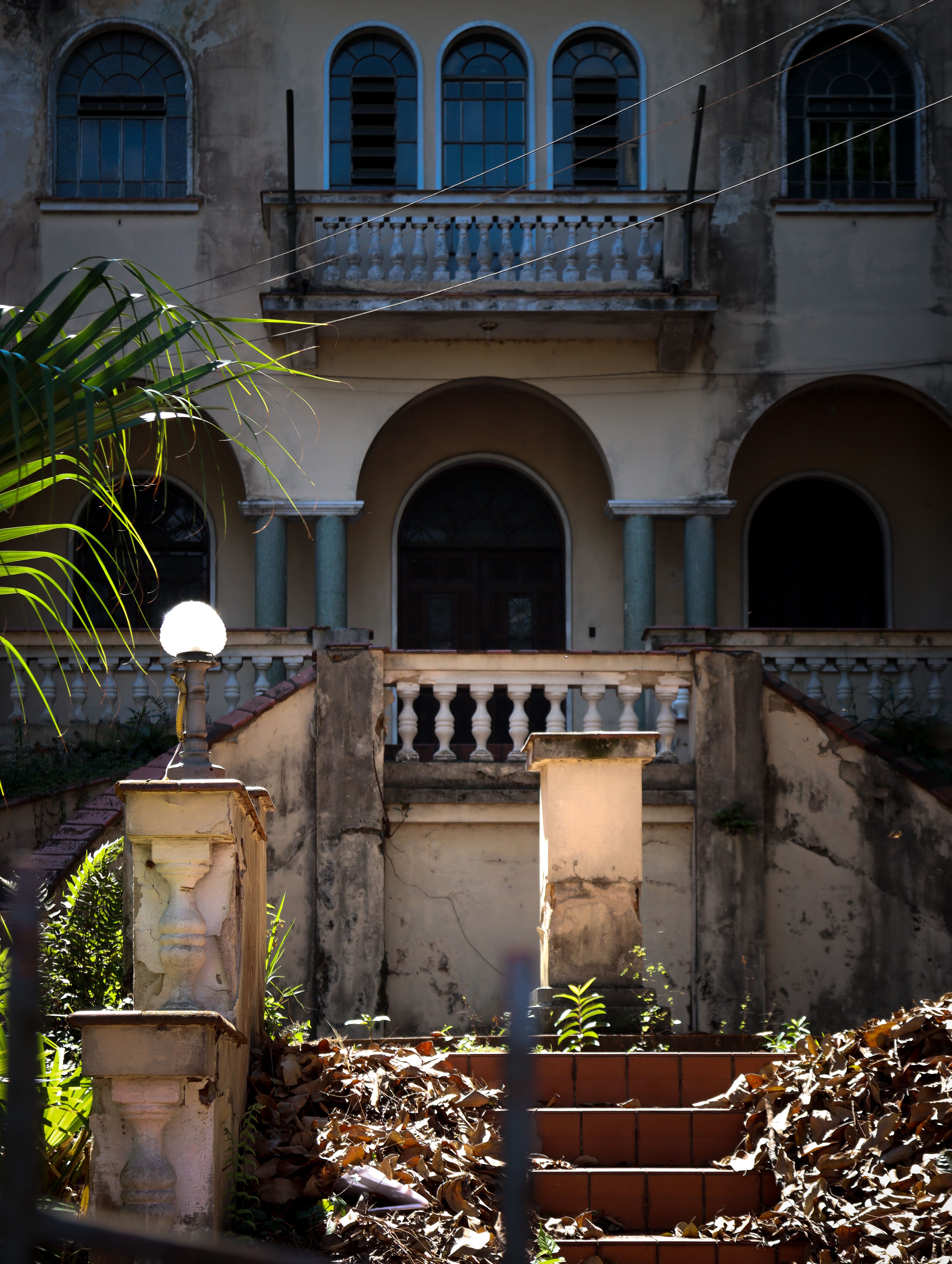 Haunted Villa Photos, Download The BEST Free Haunted Villa Stock Photos ...