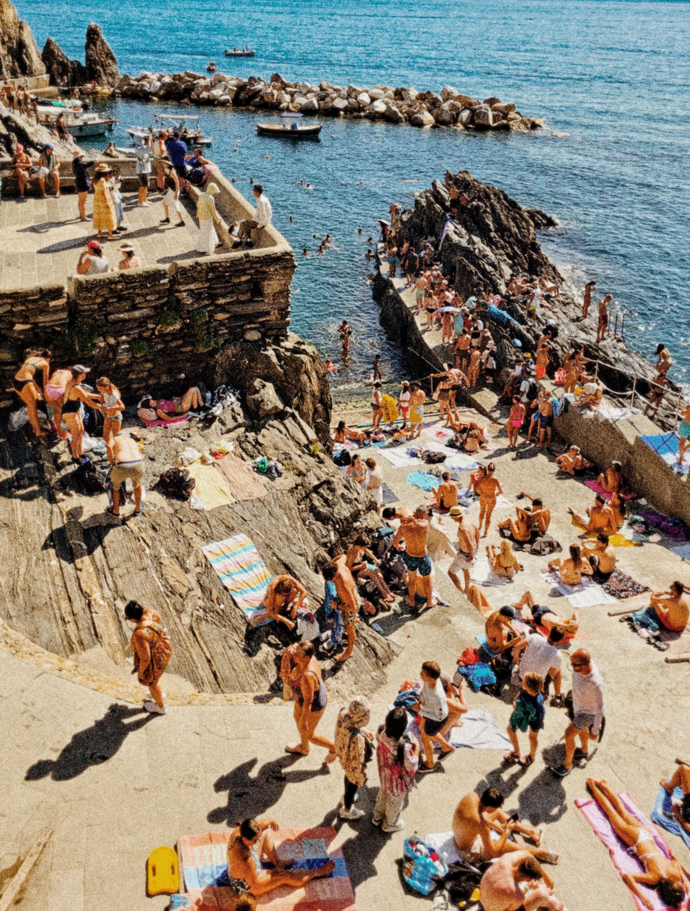 Crowded Italian Beach on Sunny Day · Free Stock Photo