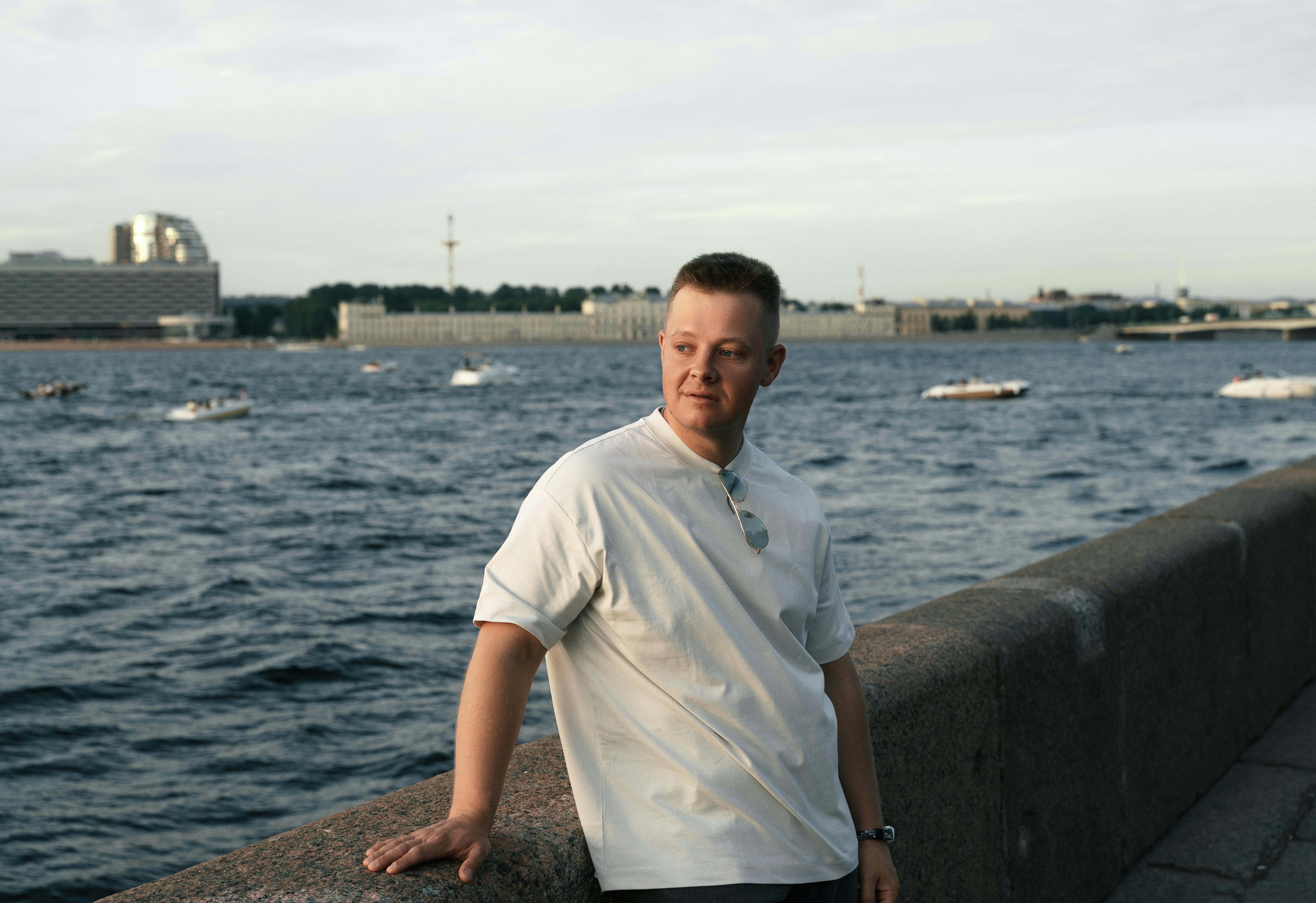 Human Standing Photos, Download The BEST Free Human Standing Stock ...