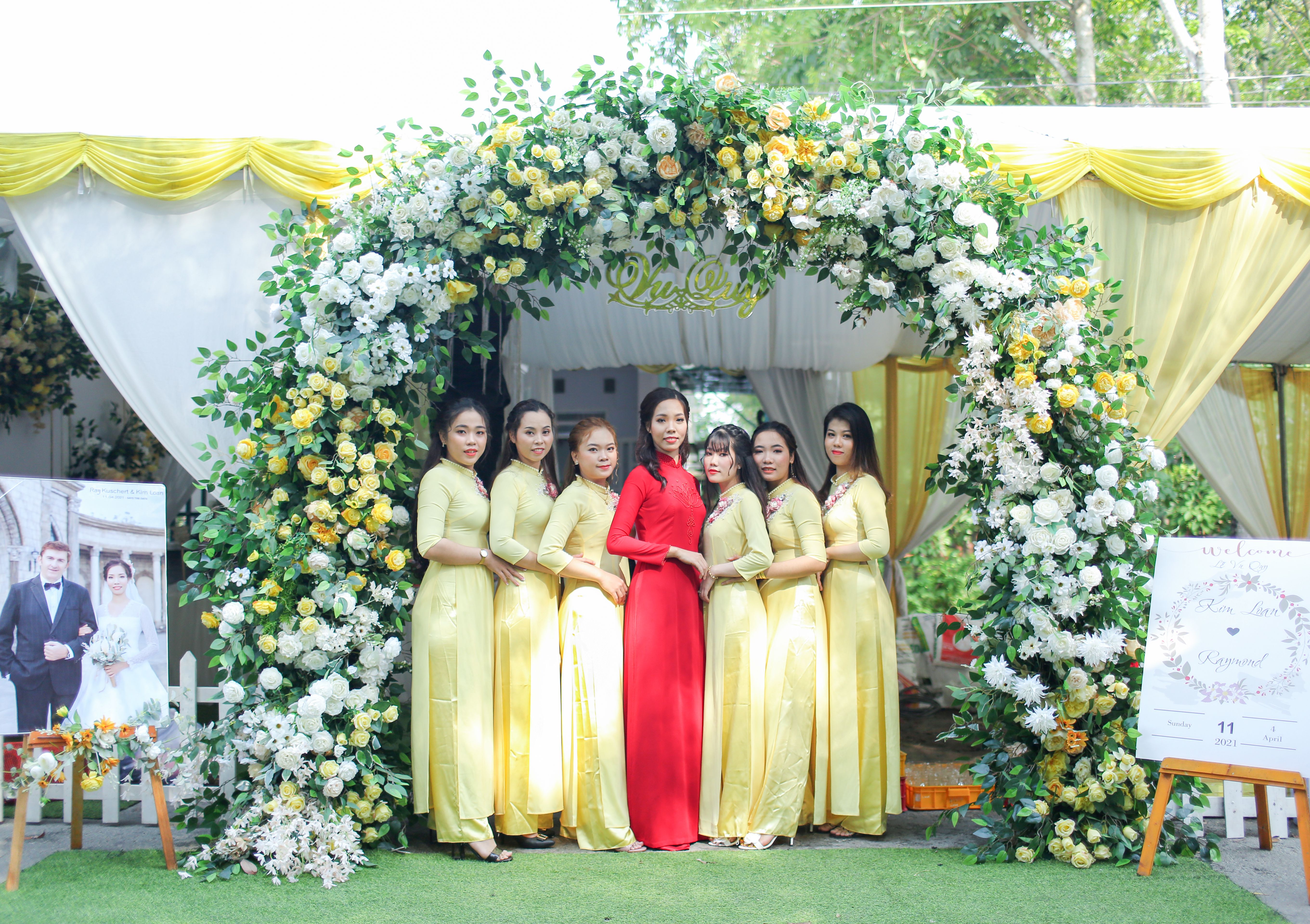 Festive Vietnamese Wedding Celebration Arch · Free Stock Photo