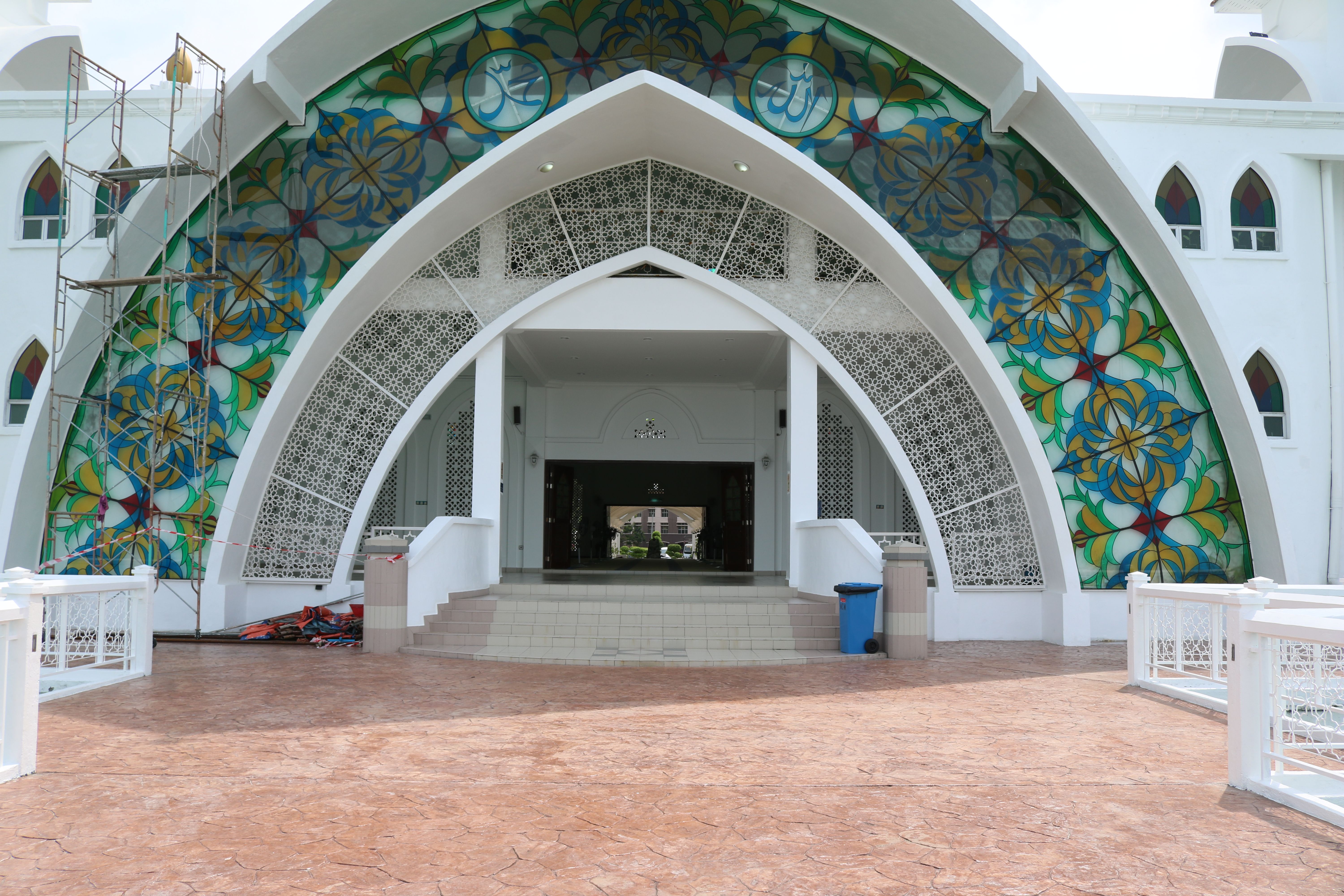 Colorful Mosque Entrance with Intricate Arch Design · Free Stock Photo