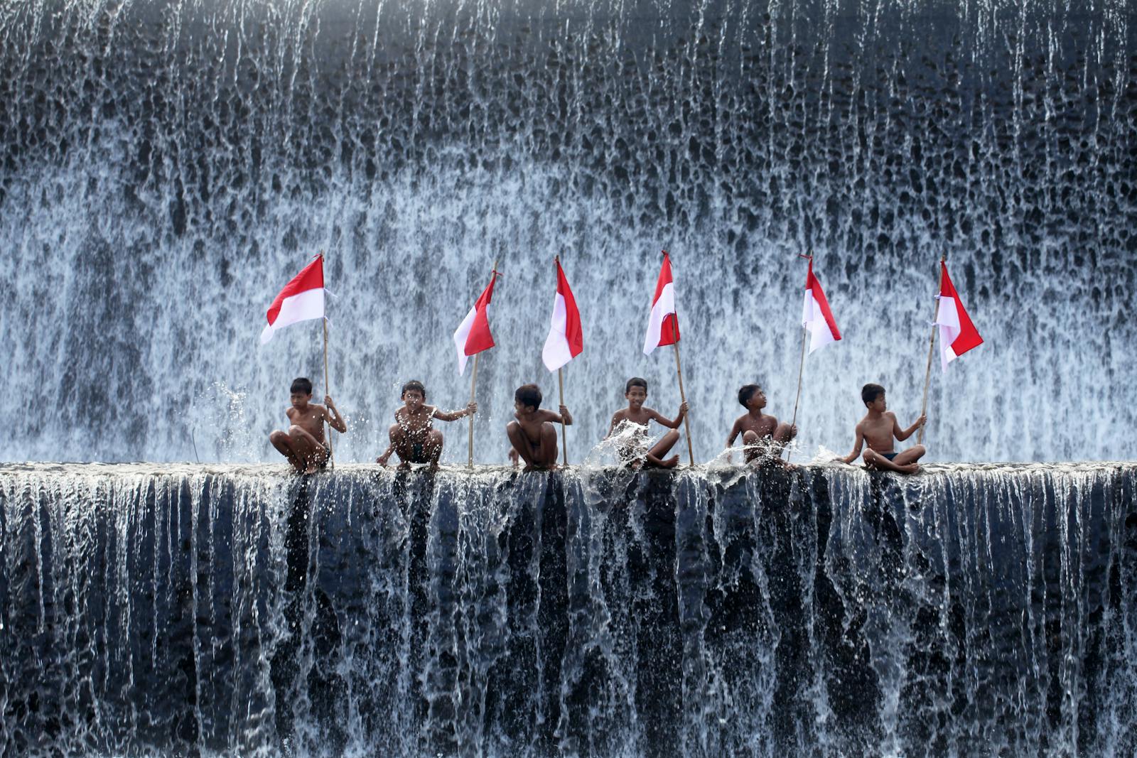 Dam Rajina Bus Photos, Download The BEST Free Dam Rajina Bus Stock ...