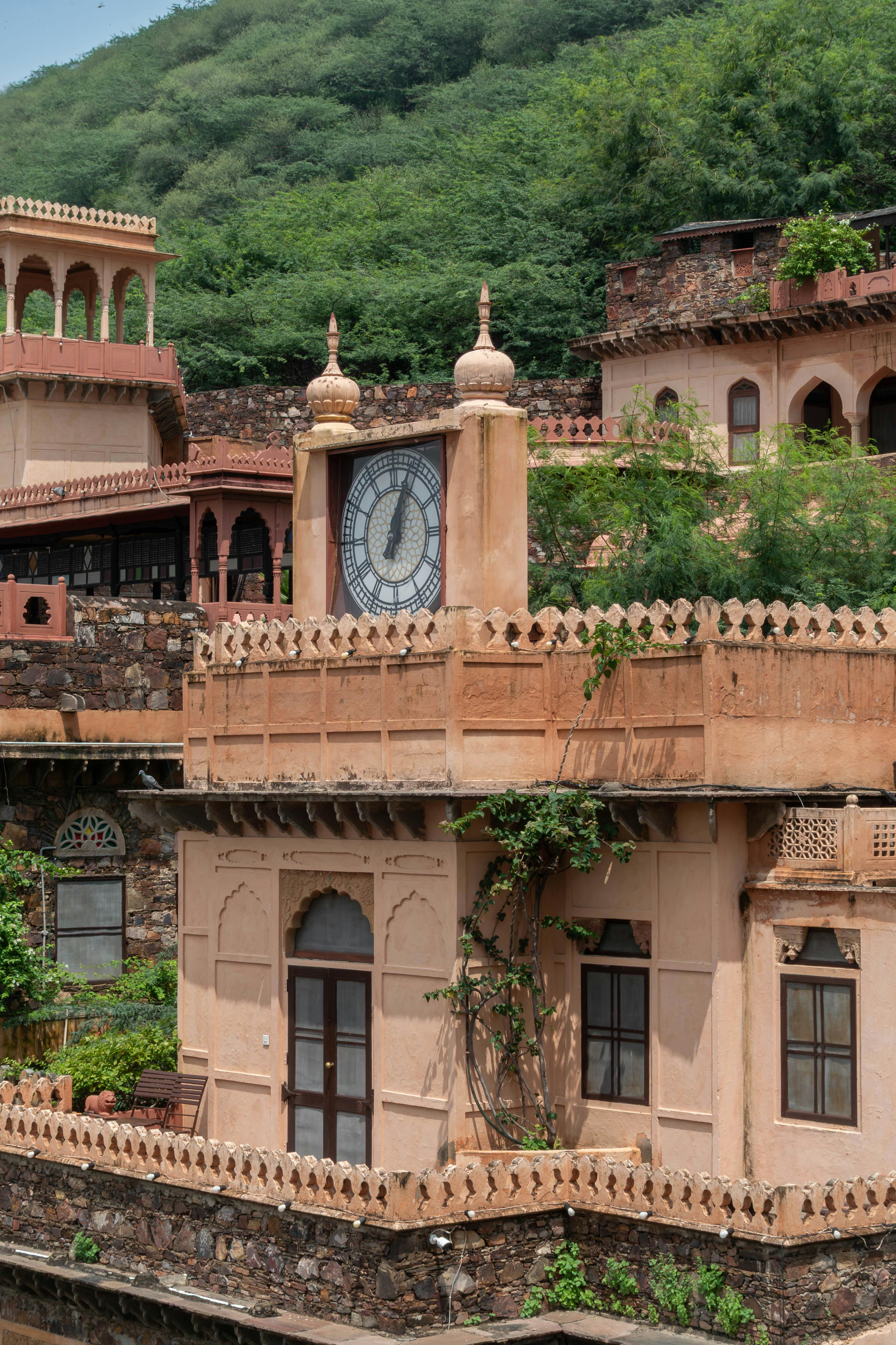 Stunning View of Neemrana Fort with Clocktower · Free Stock Photo