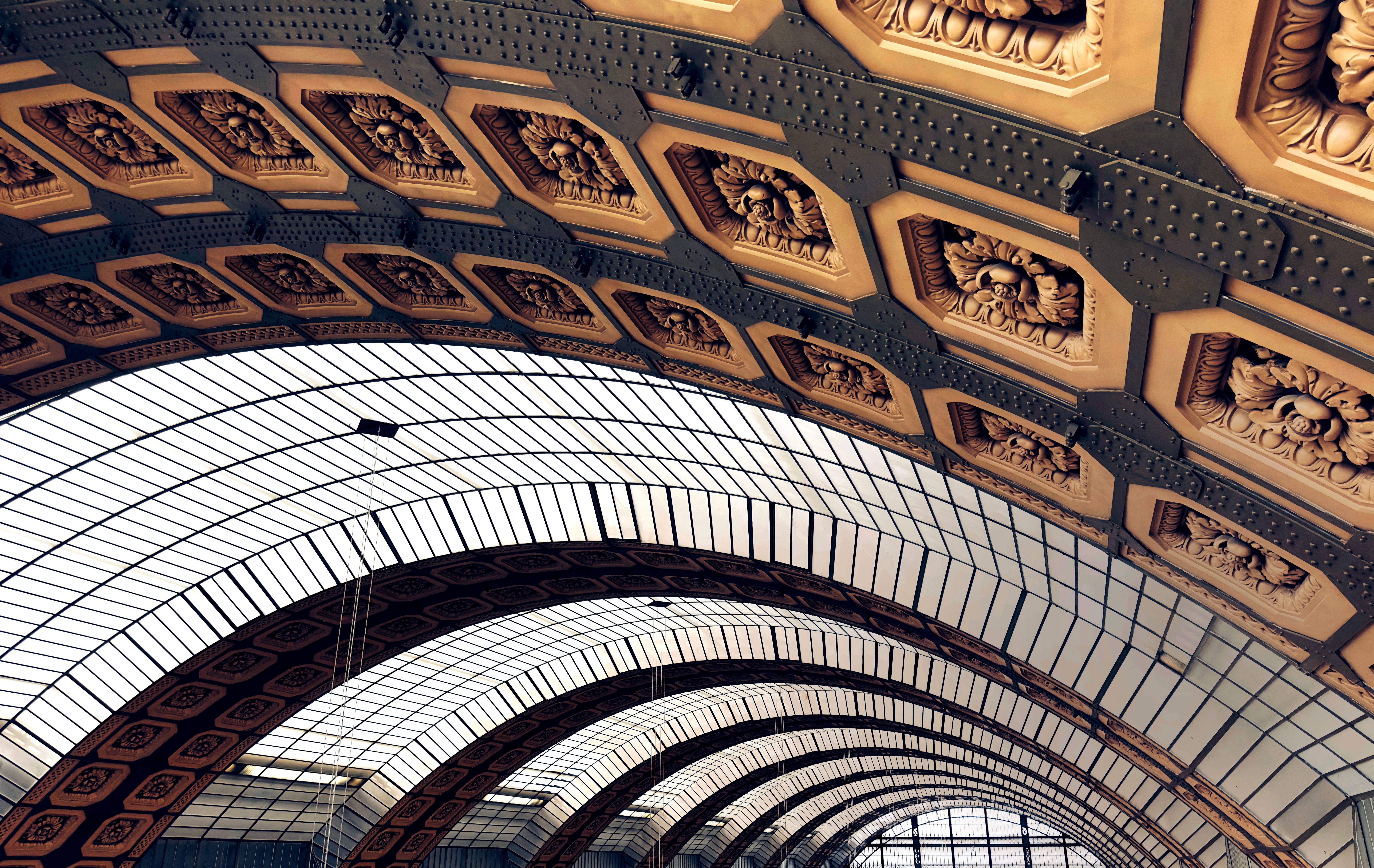 Intricate Architectural Ceiling with Arched Design · Free Stock Photo