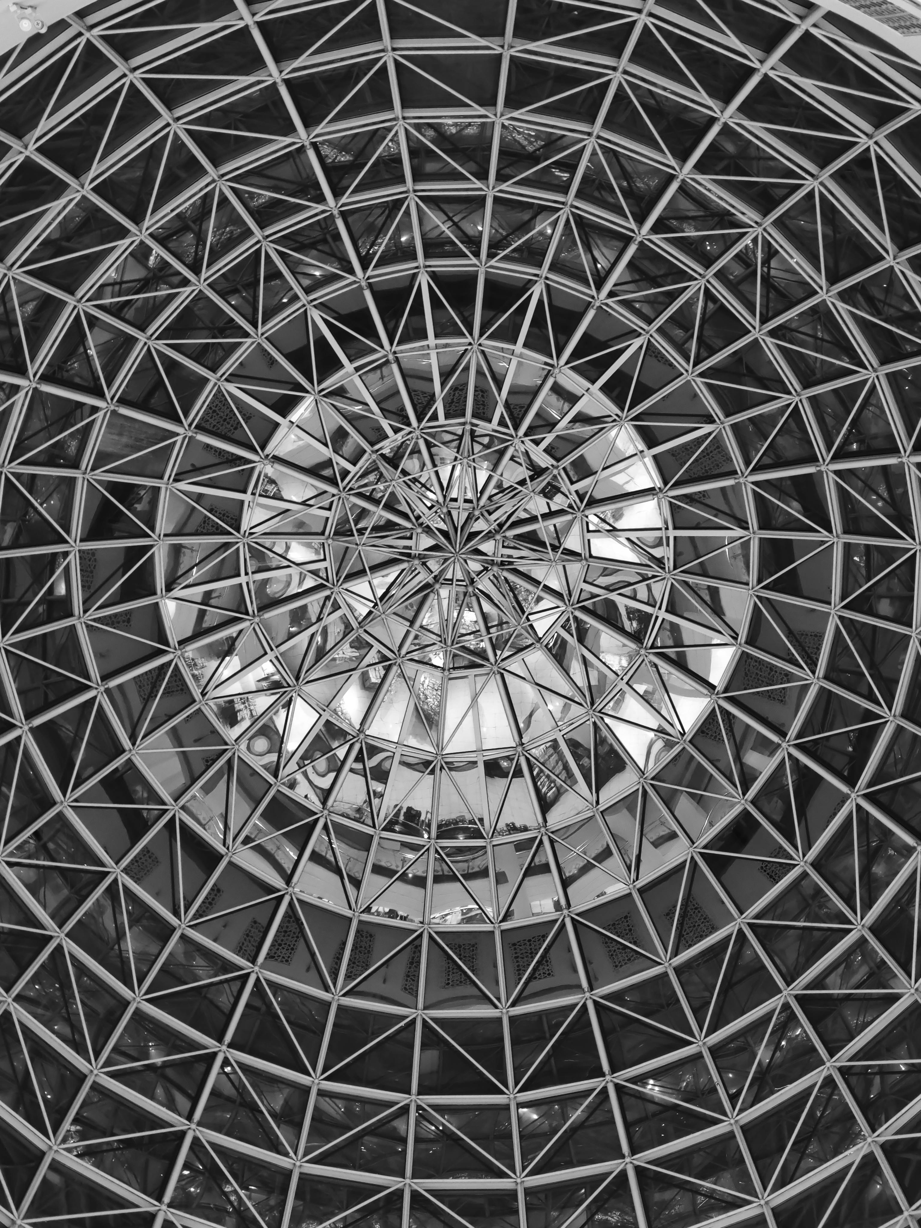 Geometric Roof Design in Dubai Mall · Free Stock Photo