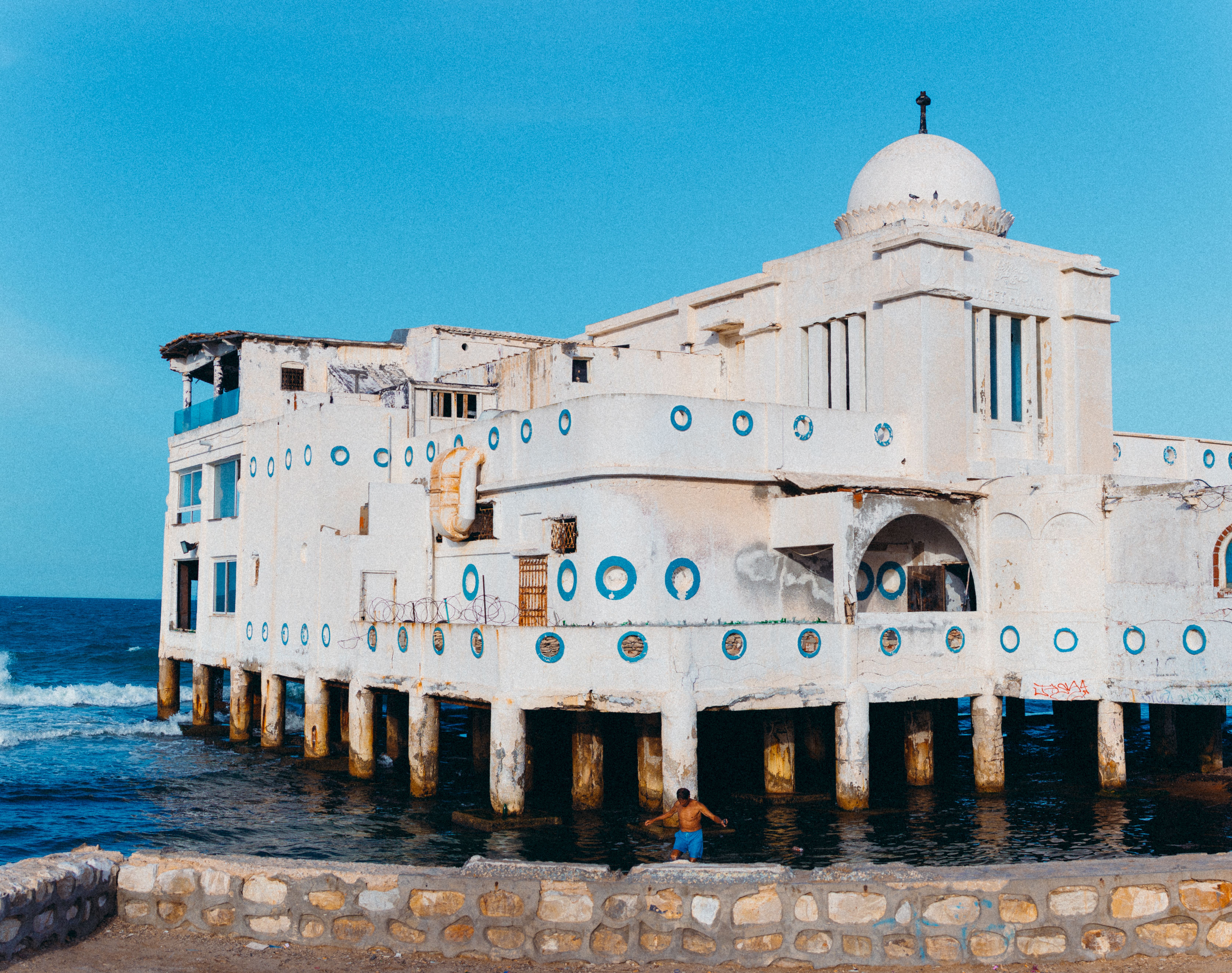 Historic Seaside Building in La Marsa, Tunisia · Free Stock Photo