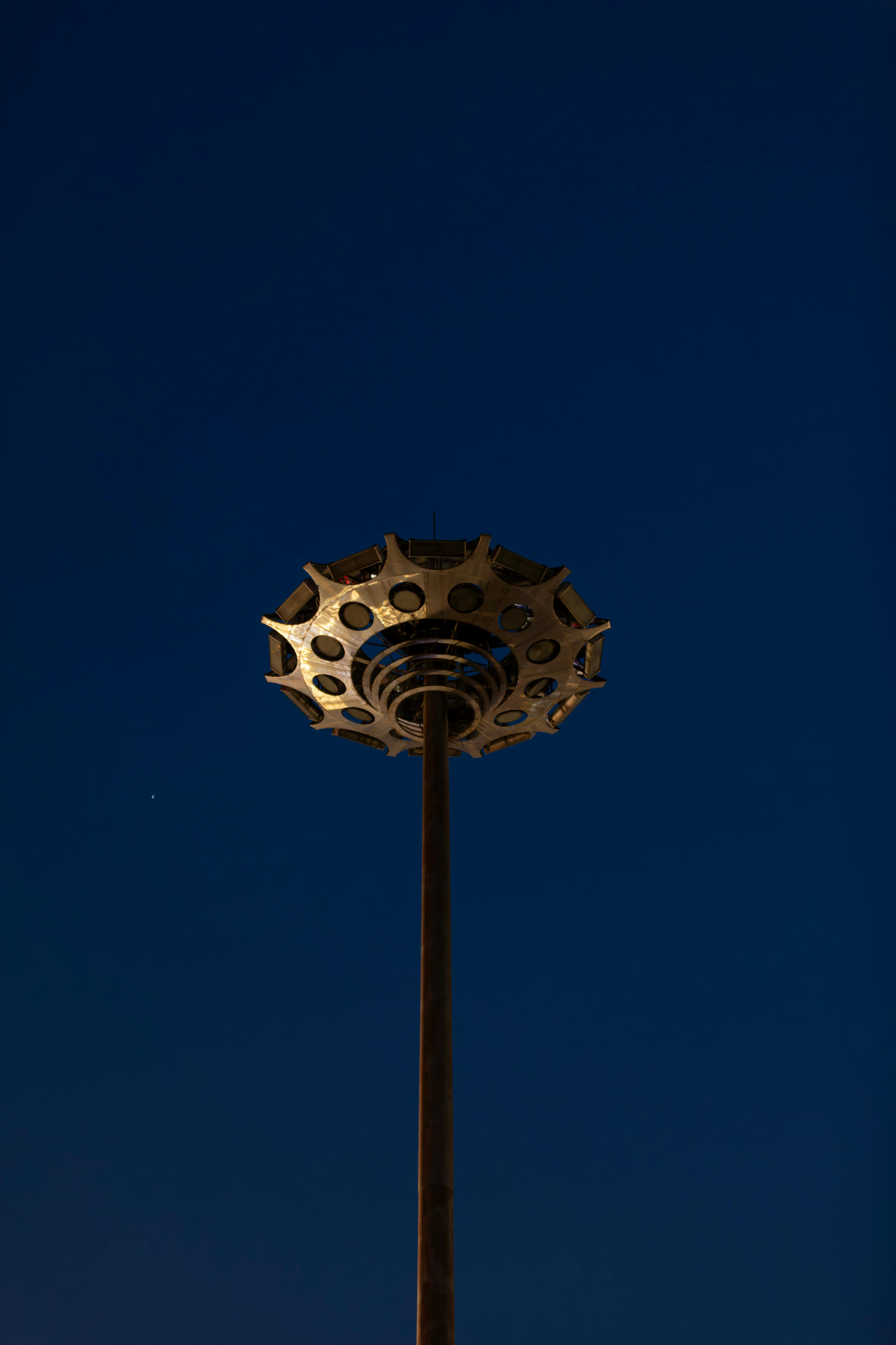 60,000+ Best Lamp Post Photos · 100% Free Download · Pexels Stock Photos