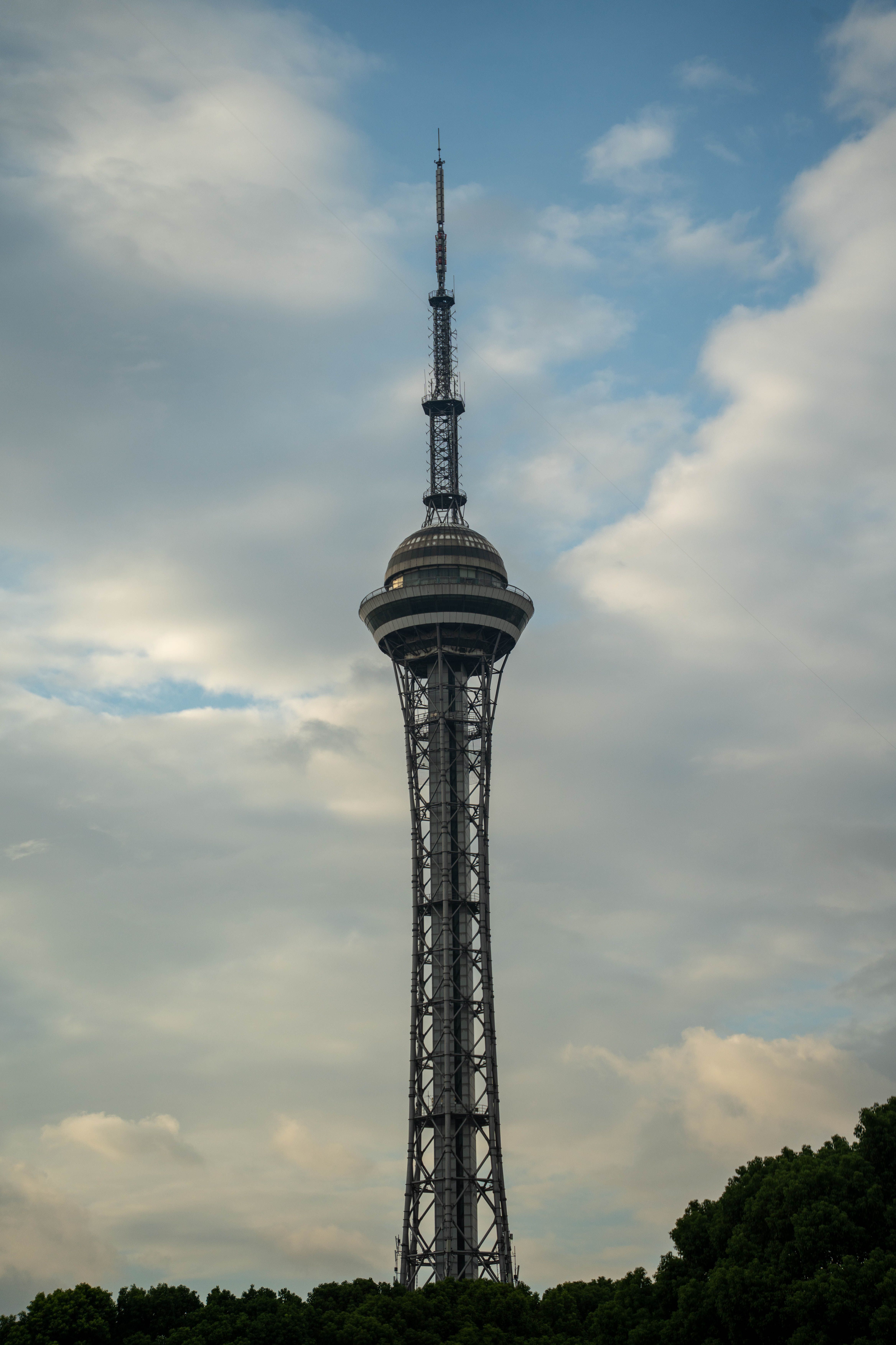 Eiffel Tower Style Communications Tower at Dusk · Free Stock Photo