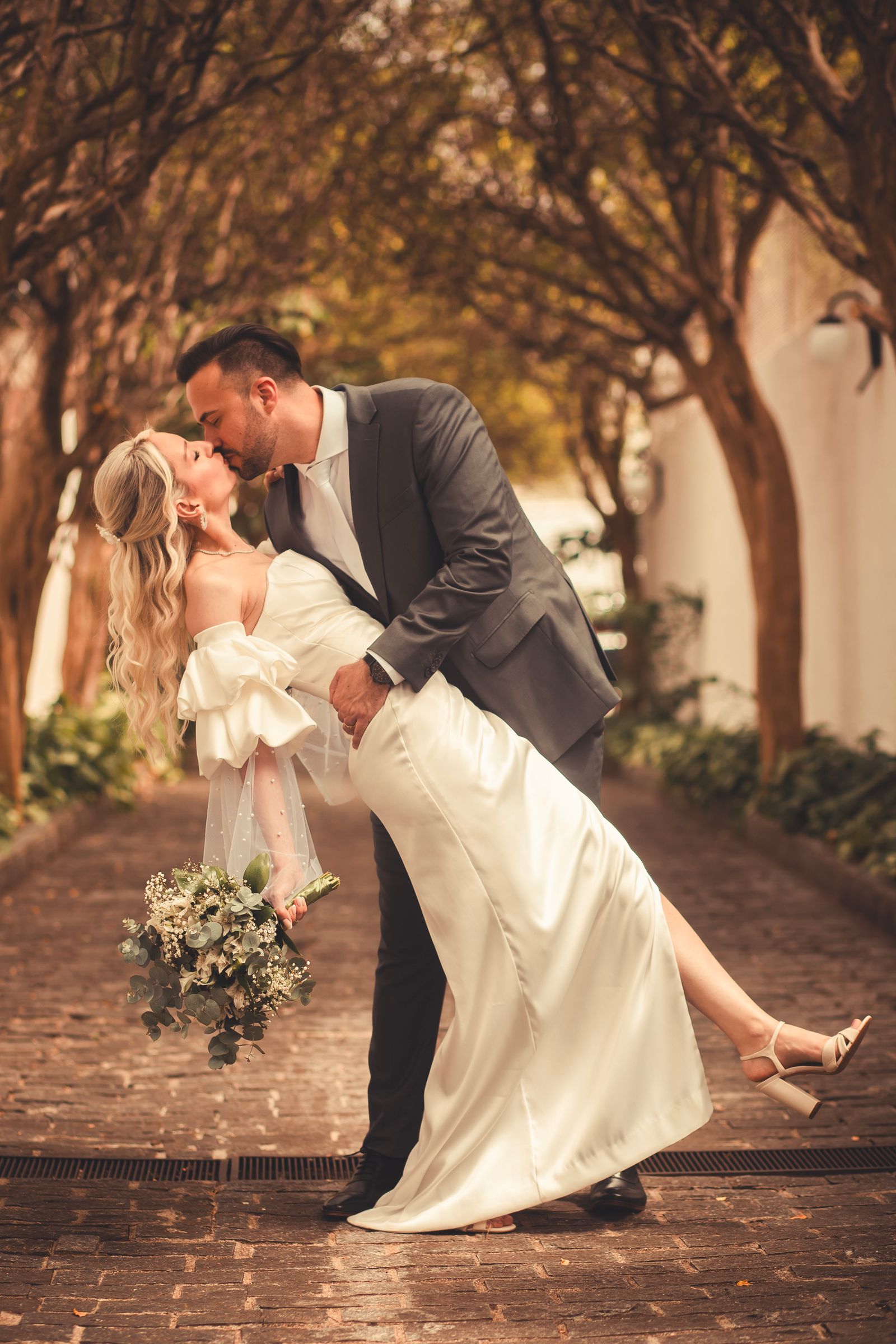 Romantic Couple Kiss Photos, Download The BEST Free Romantic Couple ...