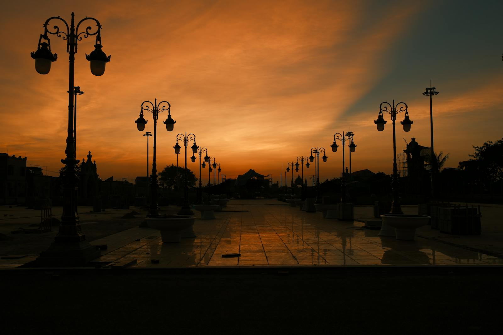 60,000+ Best Lamp Post Photos · 100% Free Download · Pexels Stock Photos