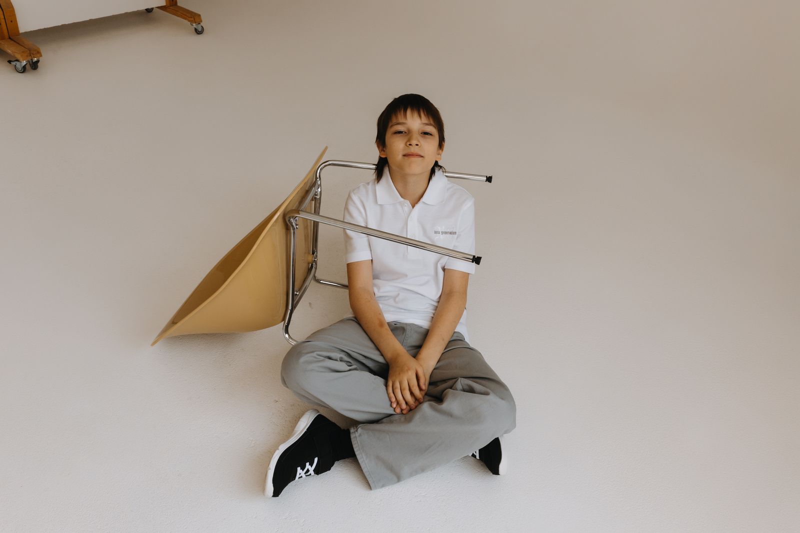 Child Sitting In A Chair Photos, Download The BEST Free Child Sitting ...