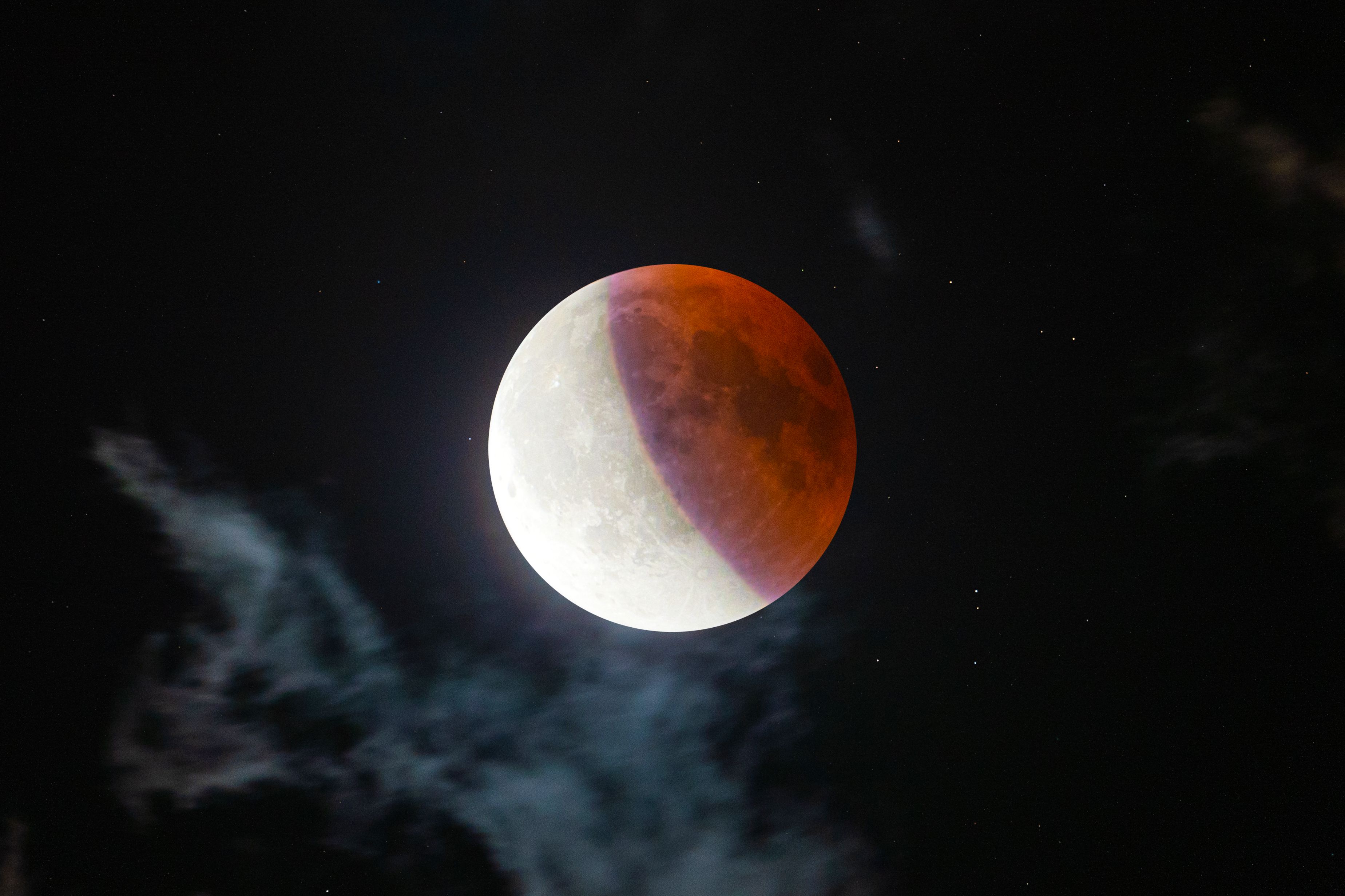 Lunar Eclipse Phases in Night Sky · Free Stock Photo