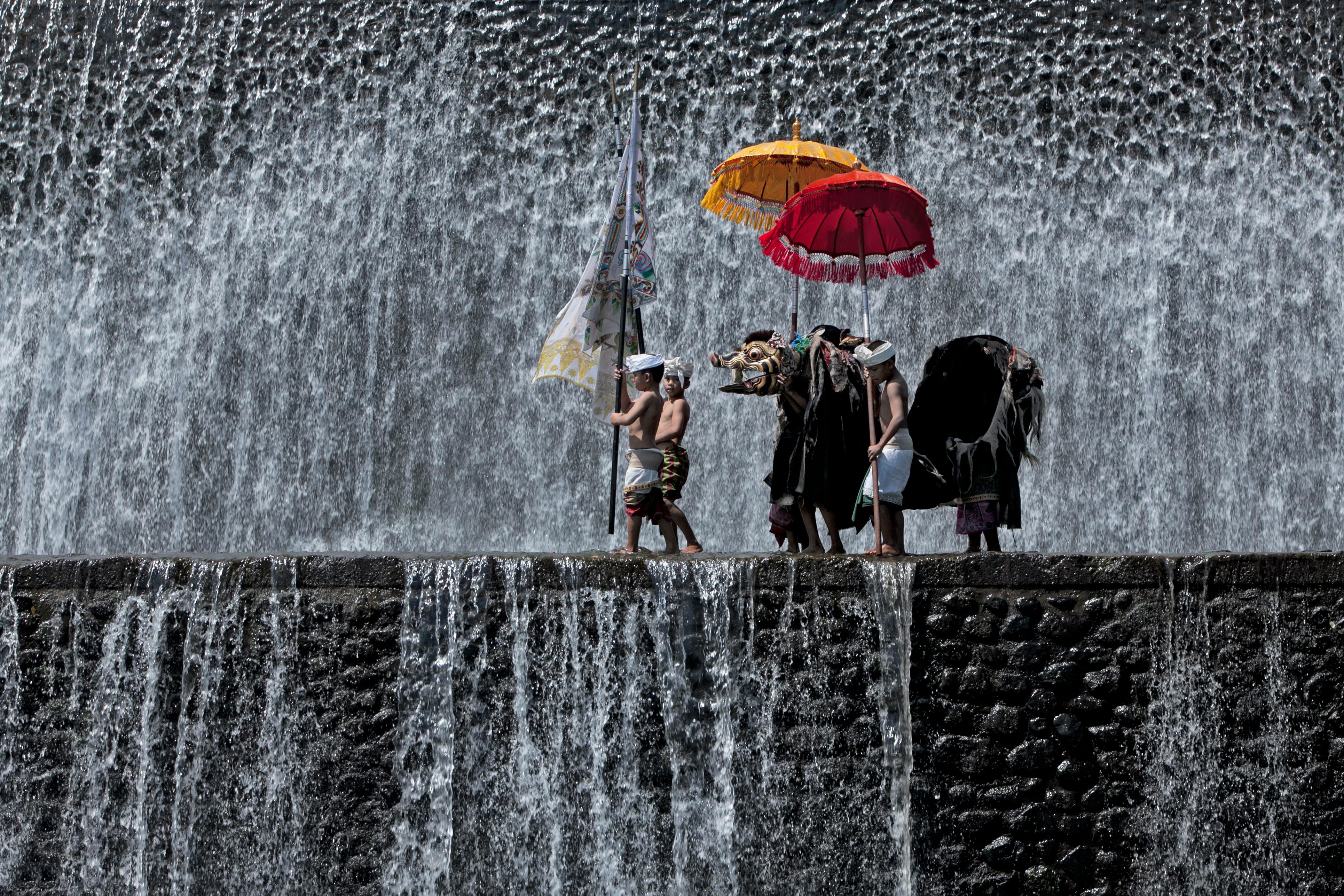 Ugandan Cultural Dance Photos, Download The BEST Free Ugandan Cultural Dance Stock Photos & HD ...