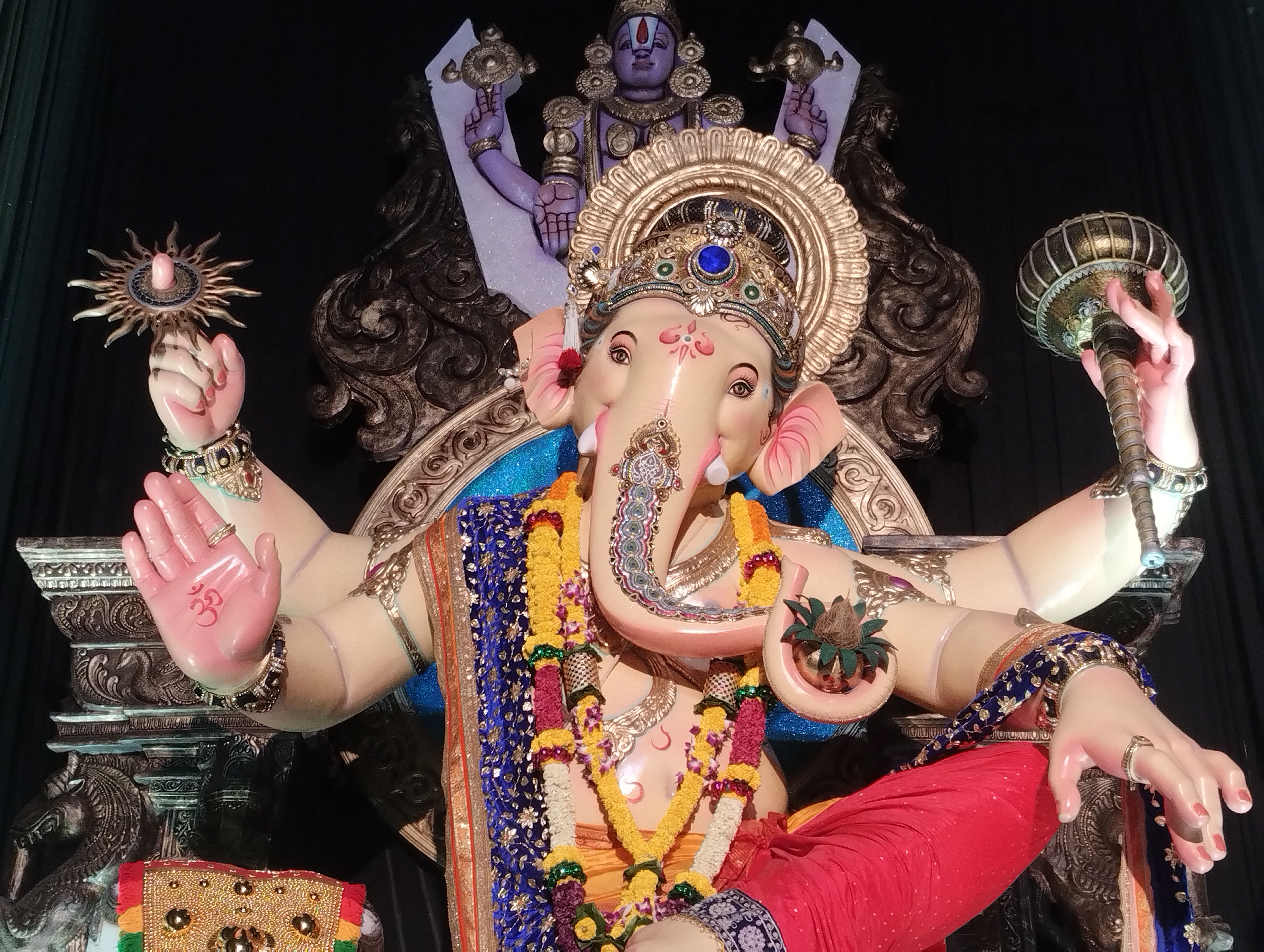 Colorful Ganesh Statue during Ganesh Chaturthi in Mumbai · Free Stock Photo