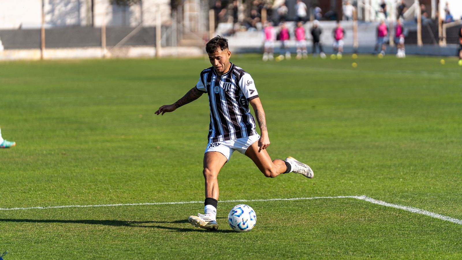 Football Action Photos, Download The BEST Free Football Action Stock ...