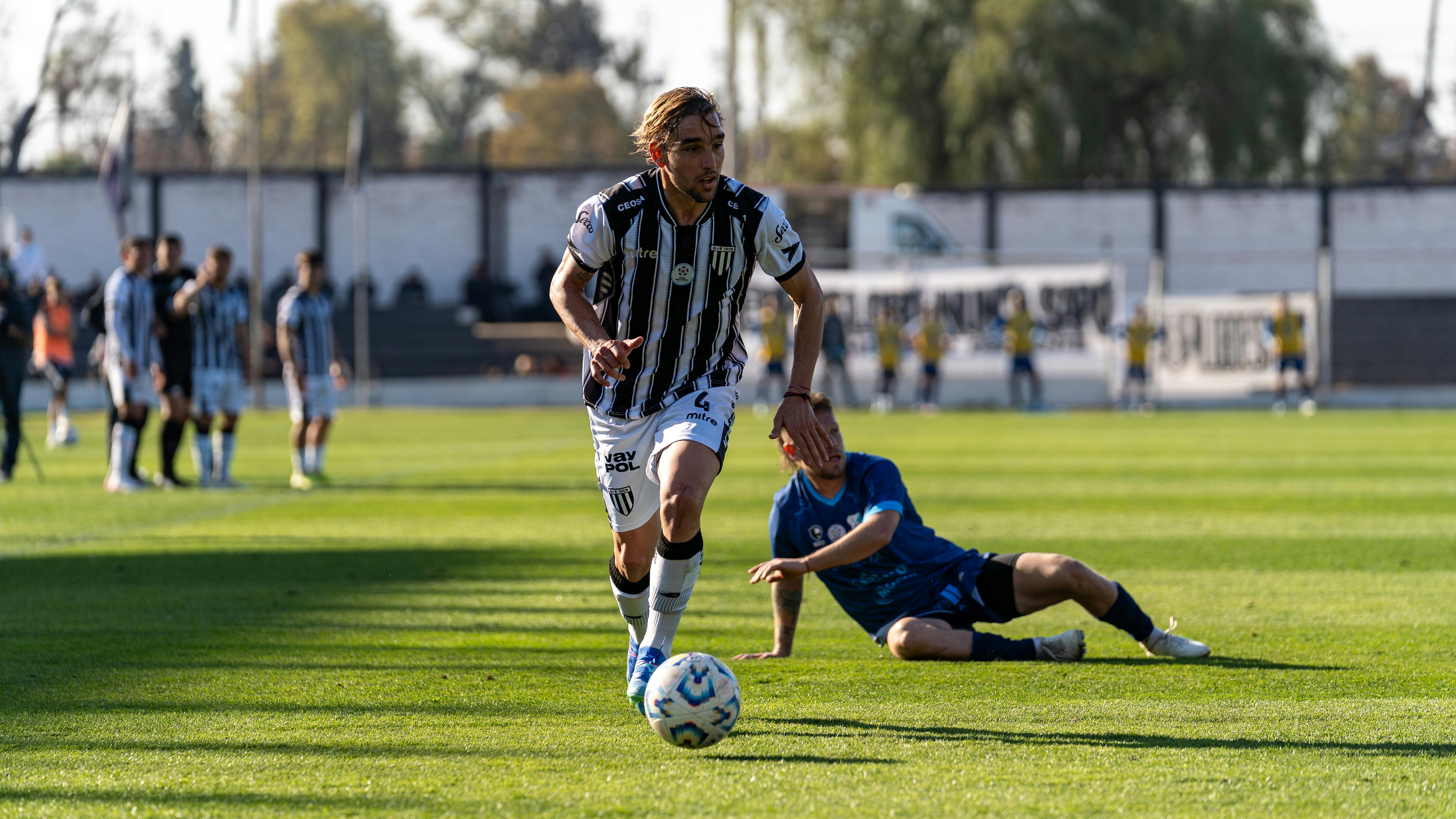 Football Sketch Photos, Download The BEST Free Football Sketch Stock ...