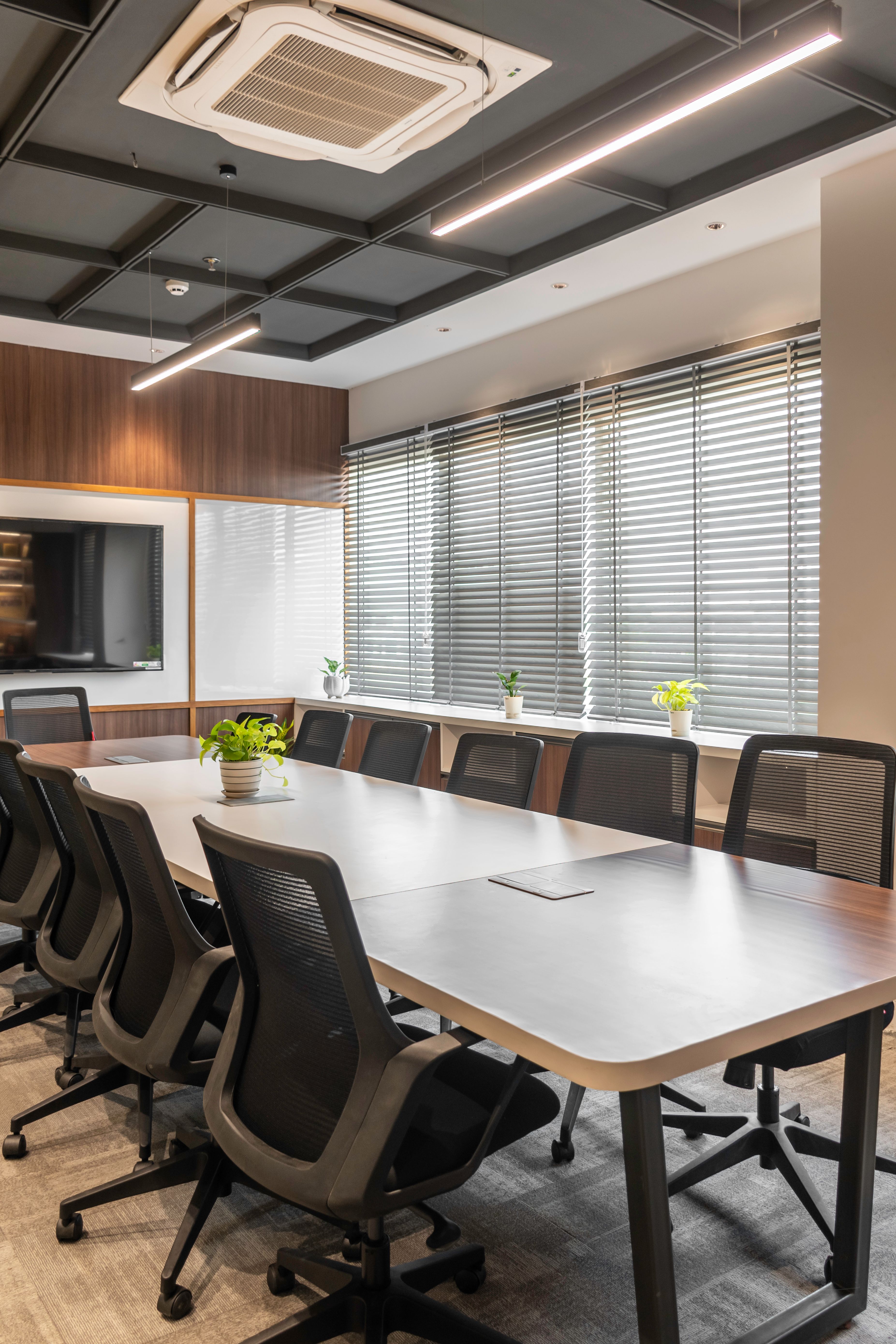 Modern Conference Room with Minimalist Design · Free Stock Photo