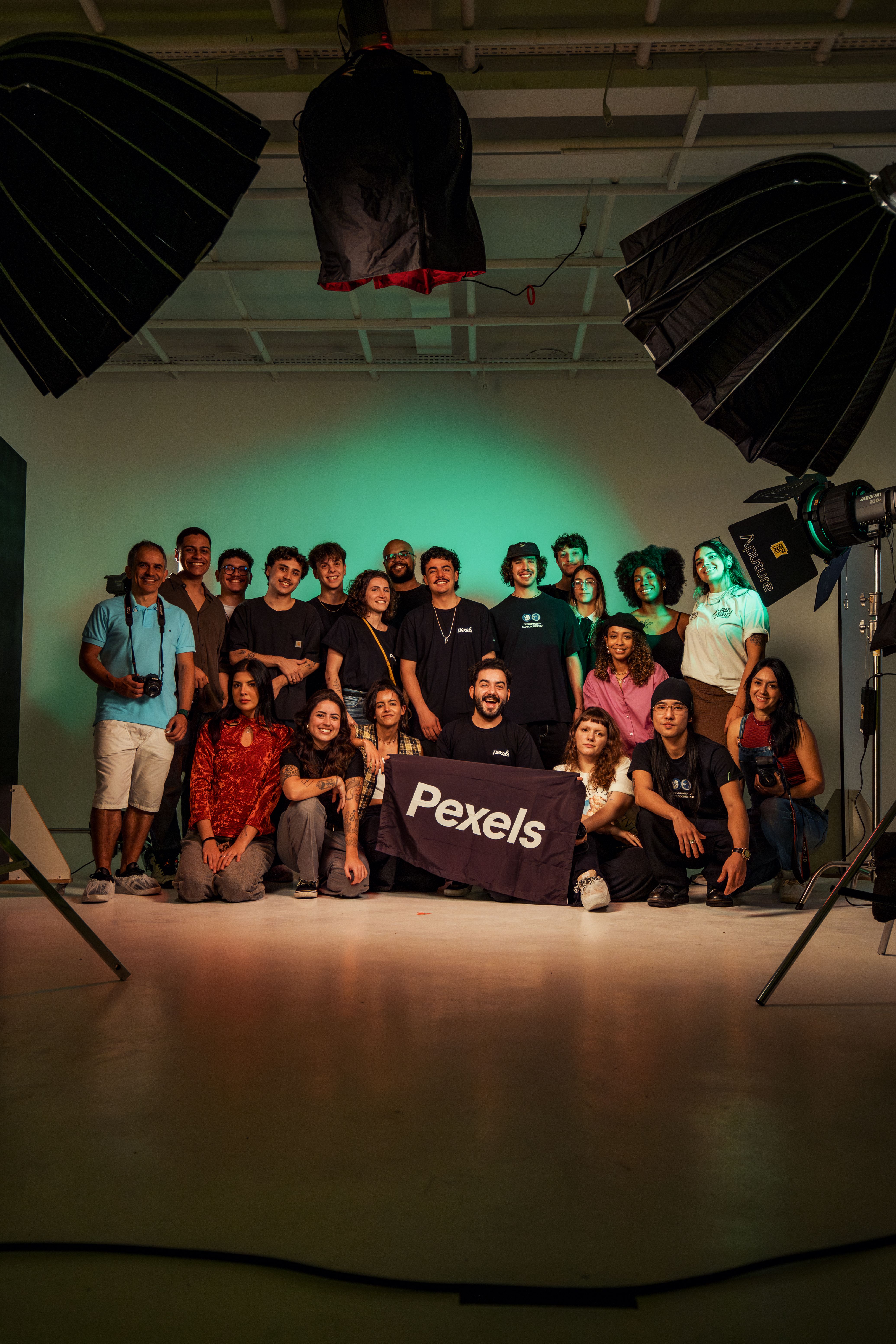 Group Of 10 People Photos, Download The BEST Free Group Of 10 People ...