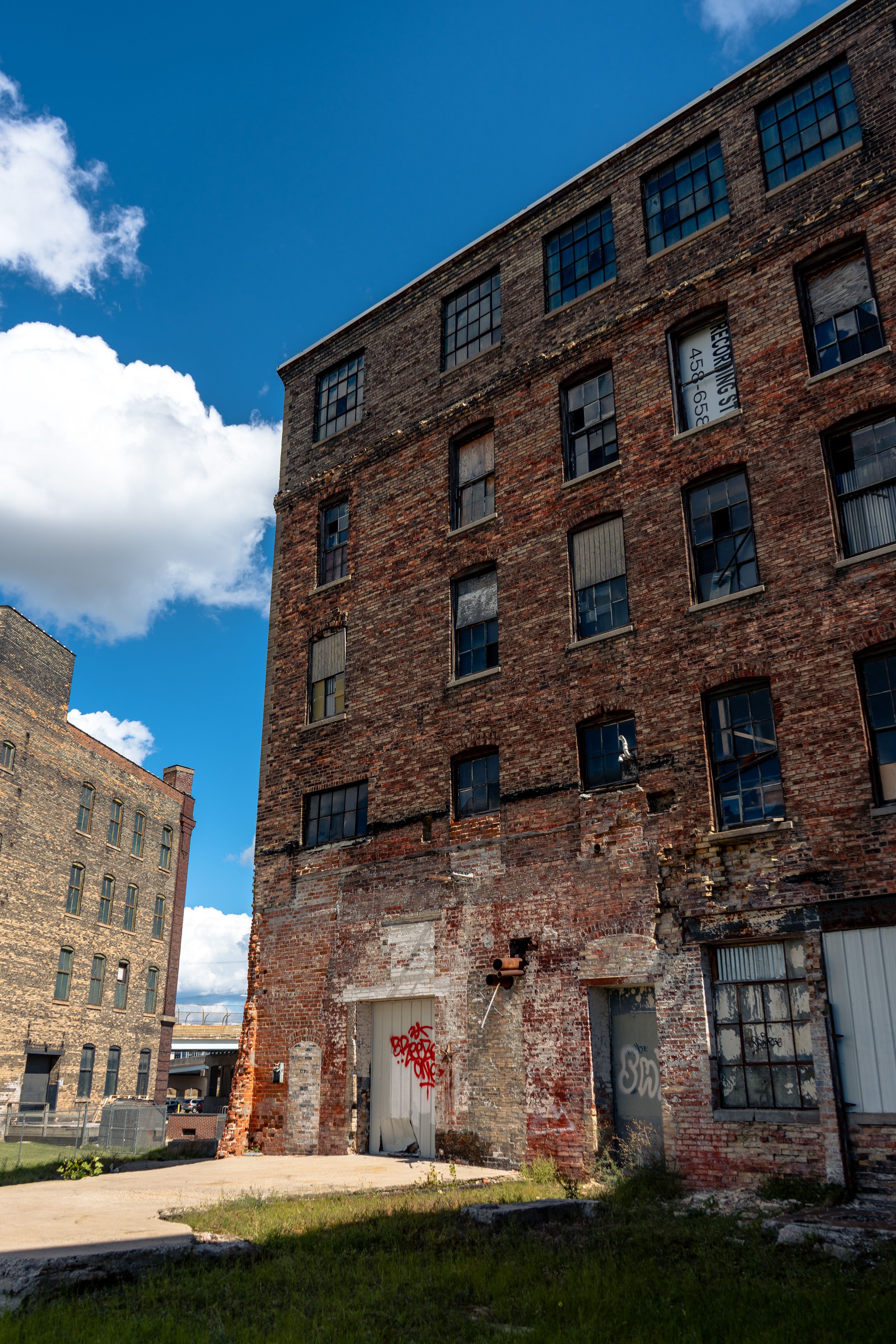 Abandoned Red Brick Factory in Grand Rapids · Free Stock Photo
