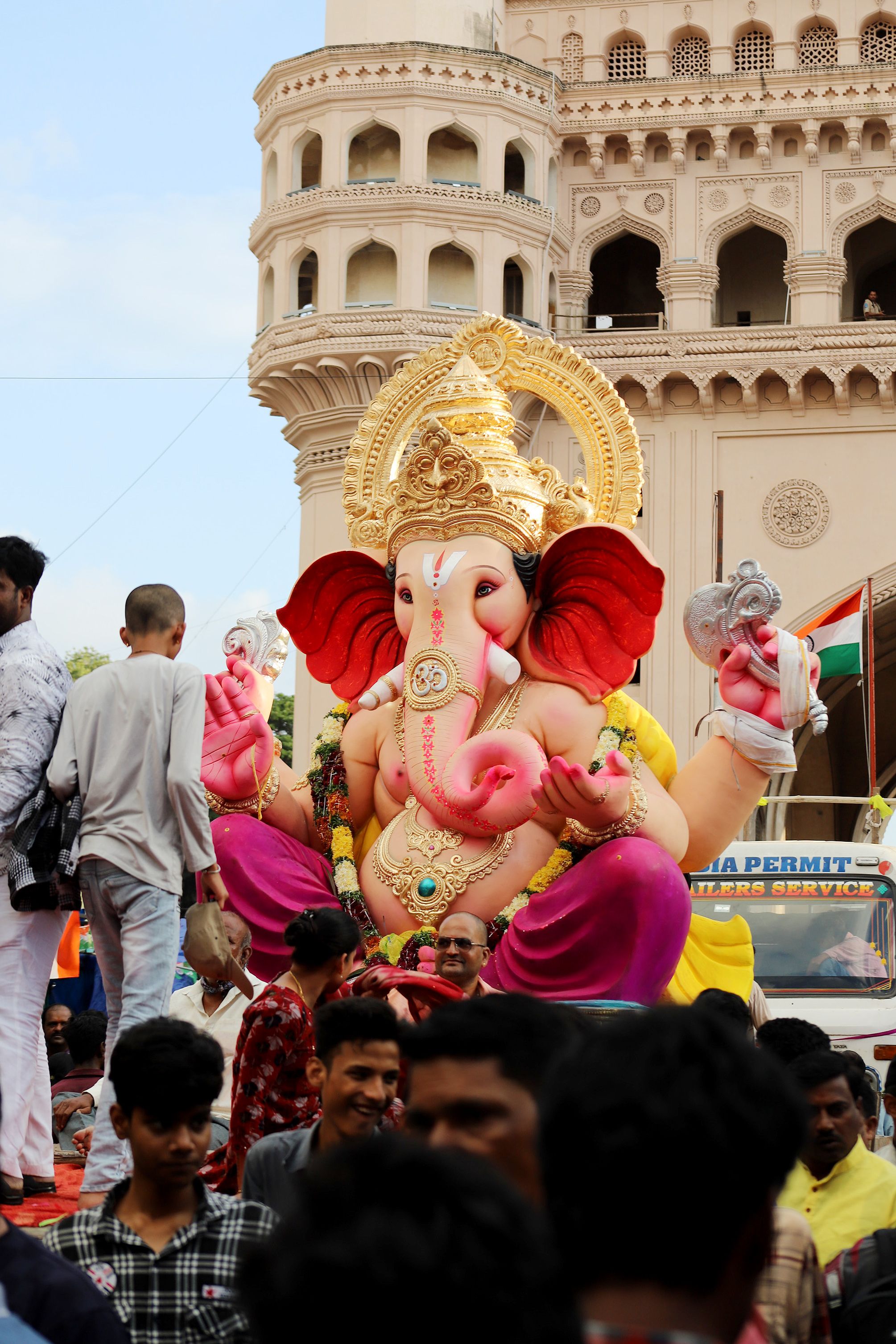 Parade Festival Ganesh Chaturthi Yang Semarak · Foto Stok Gratis