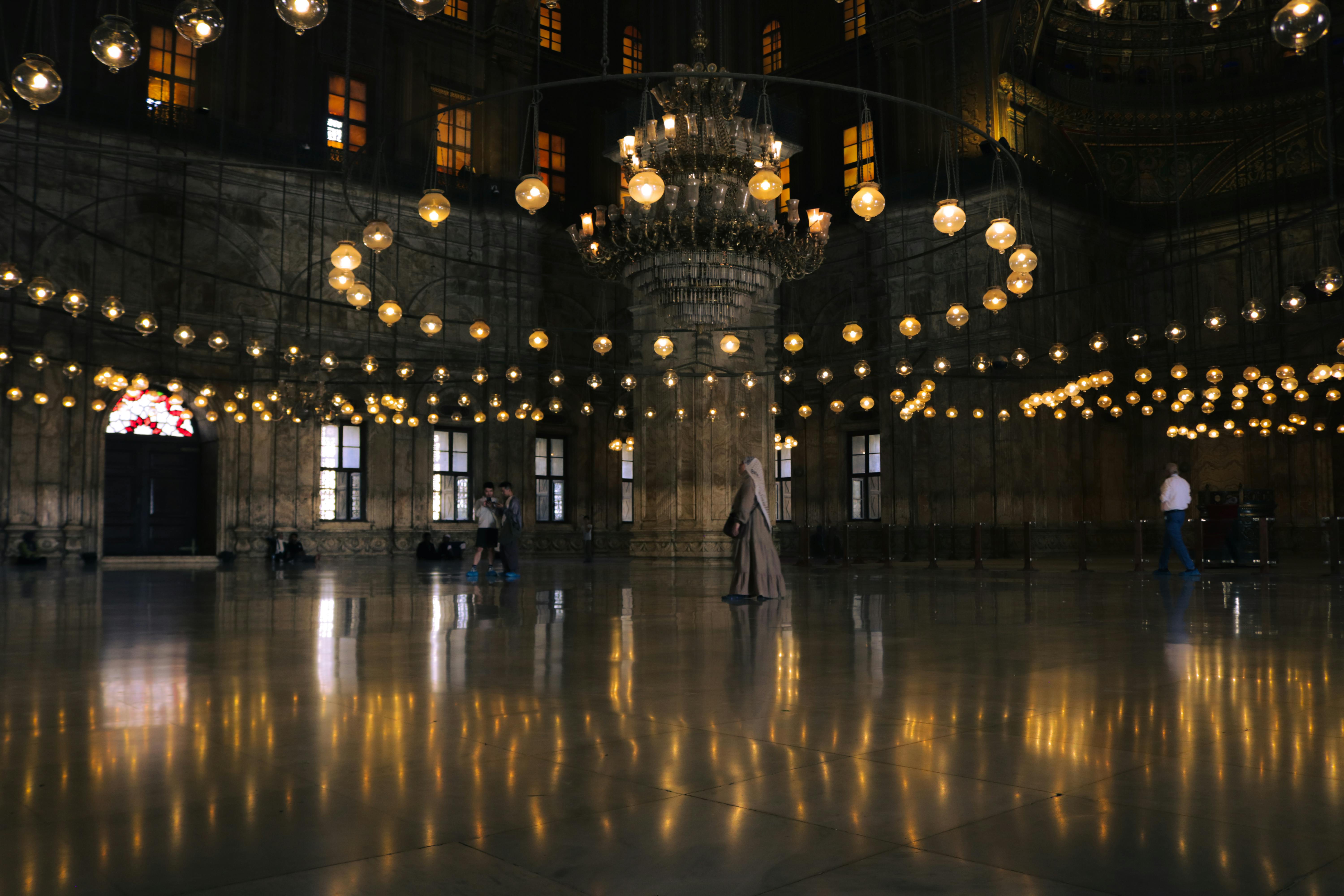 Stunning Interior of Egyptian Mosque in Cairo · Free Stock Photo