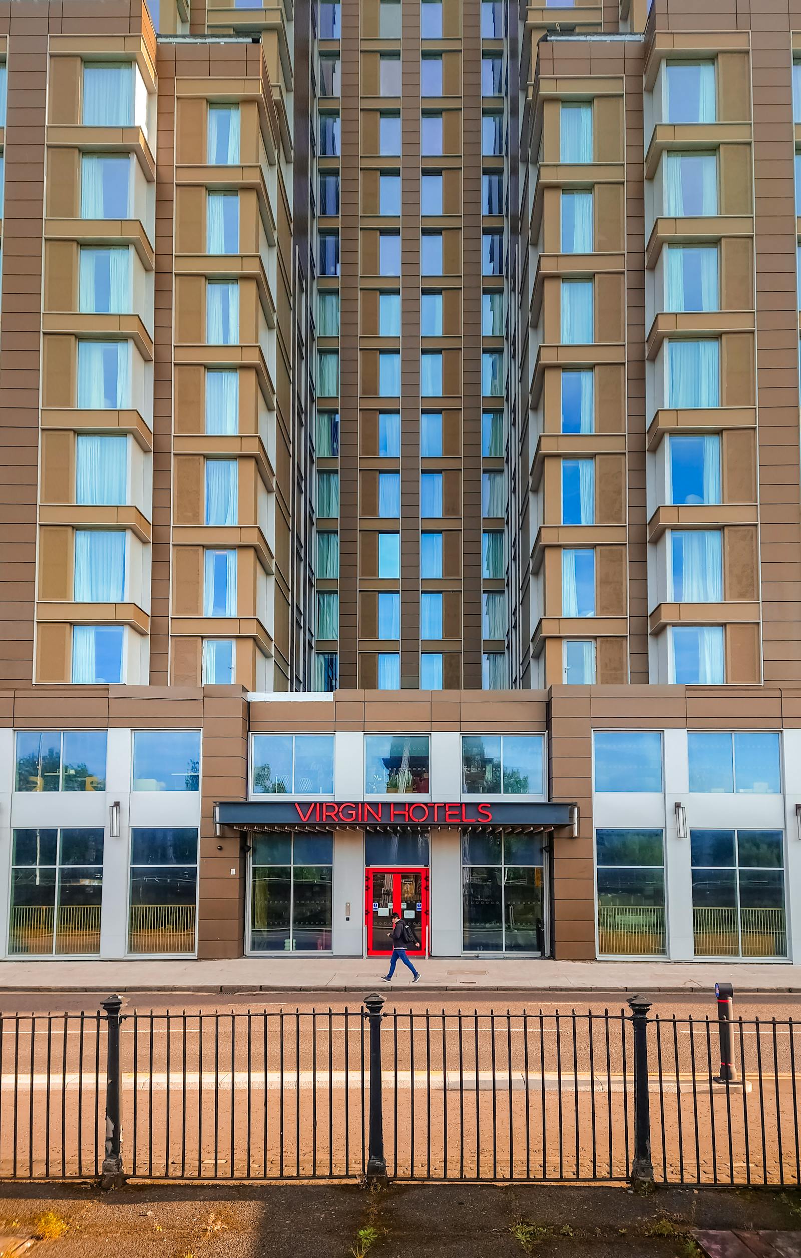 Hotel Building Photos, Download The BEST Free Hotel Building Stock ...