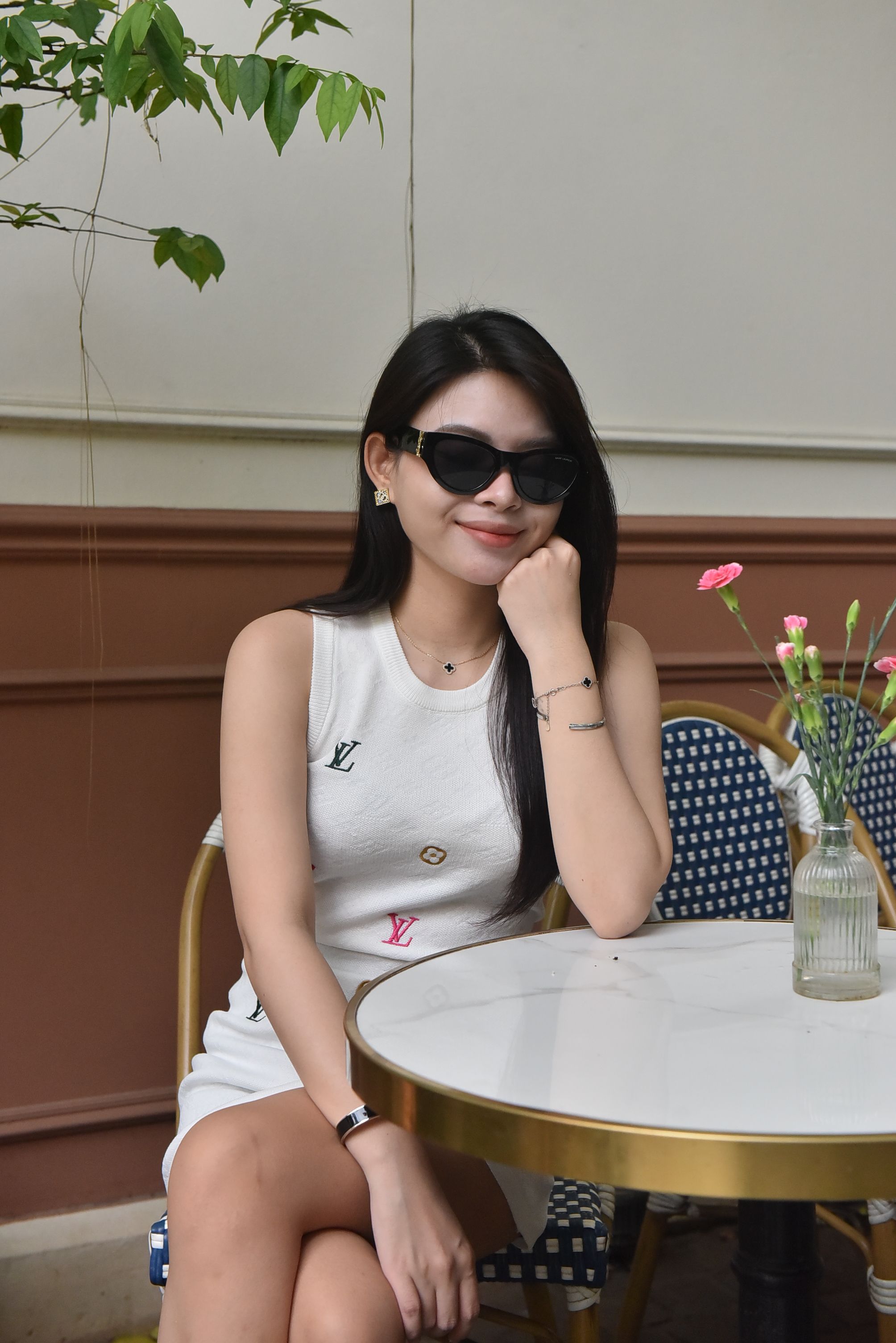 Woman In Cafe Photos, Download The BEST Free Woman In Cafe Stock Photos ...