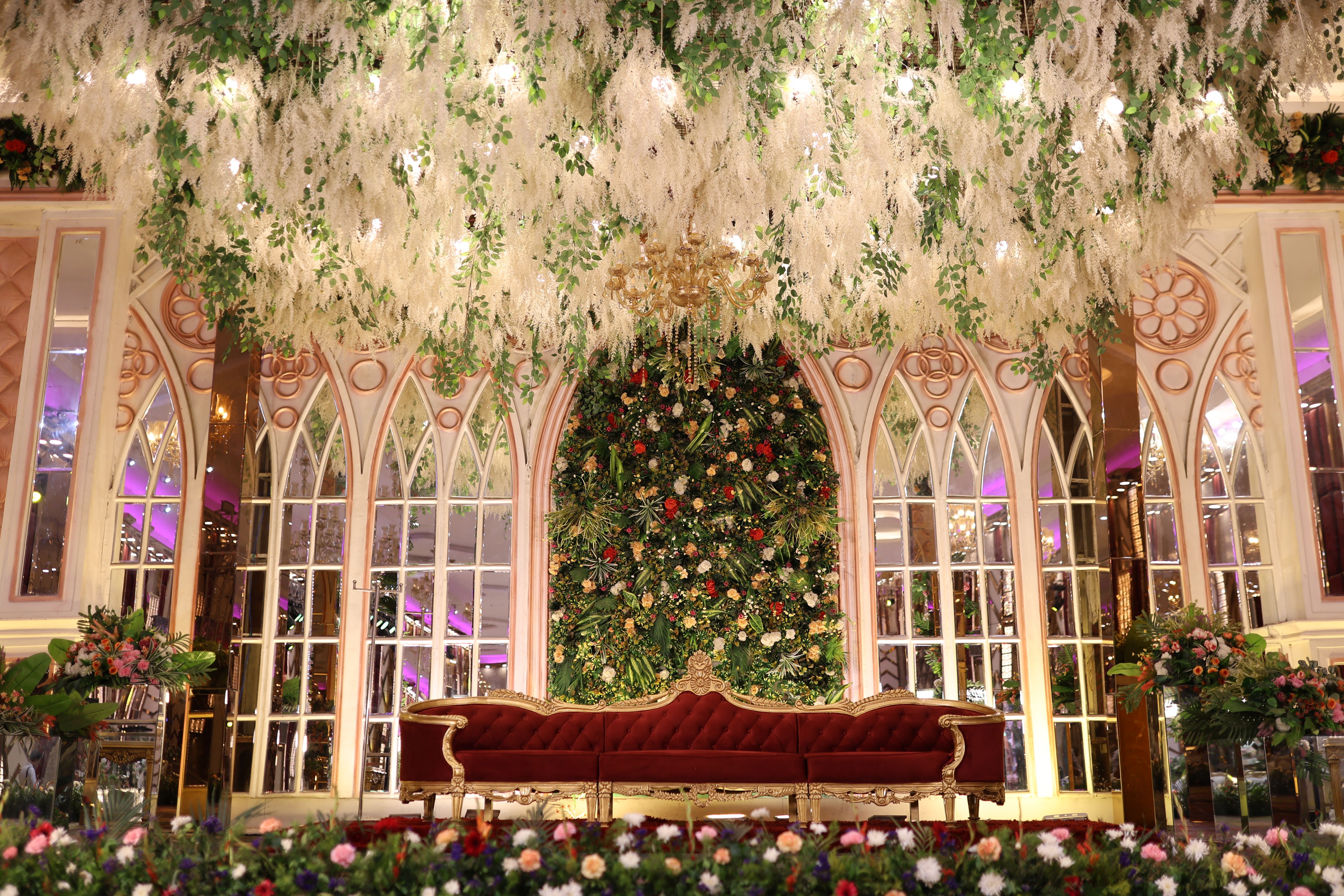 Luxurious Floral Wedding Venue Interior Design · Free Stock Photo