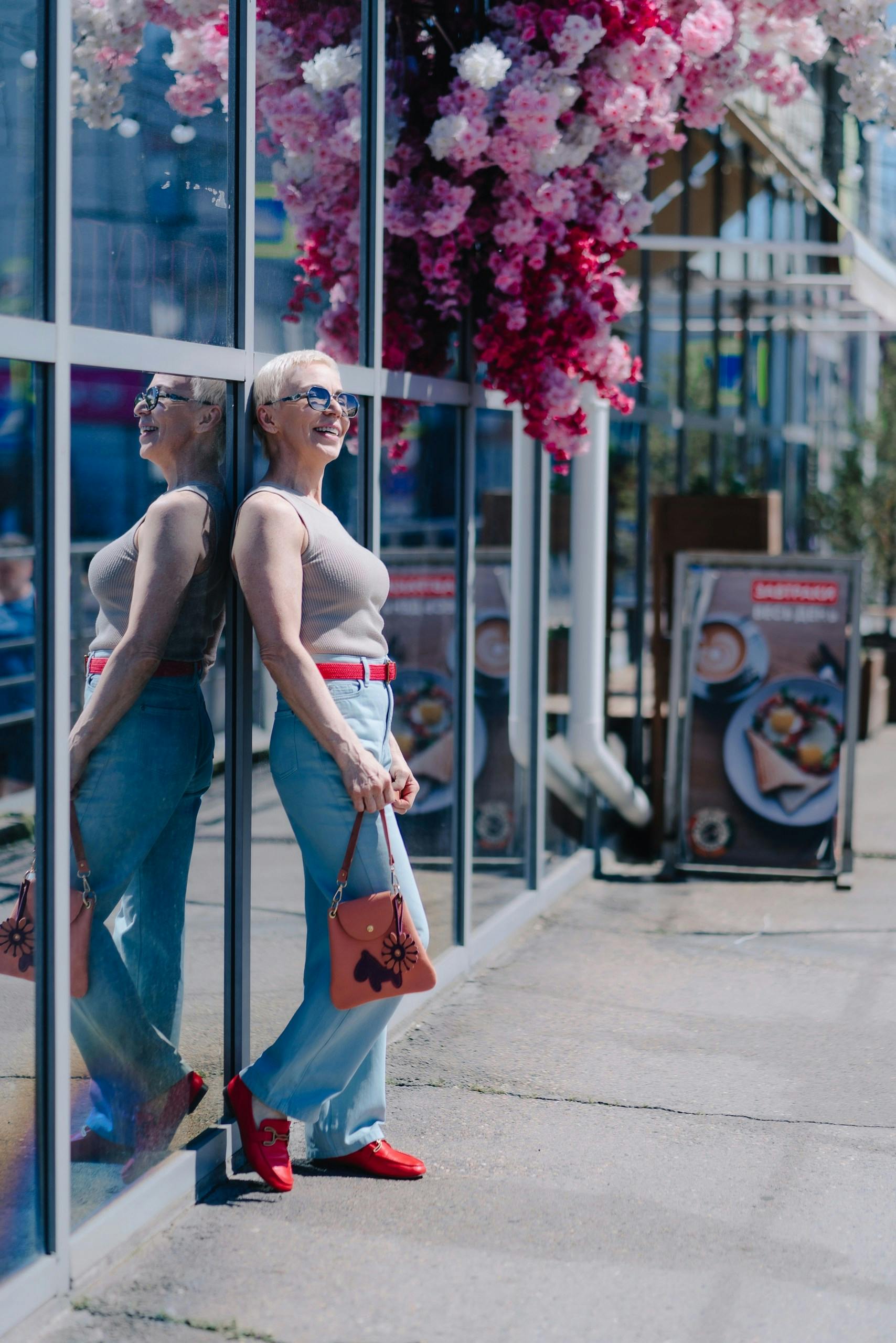 Mature Woman Photos, Download The BEST Free Mature Woman Stock Photos ...