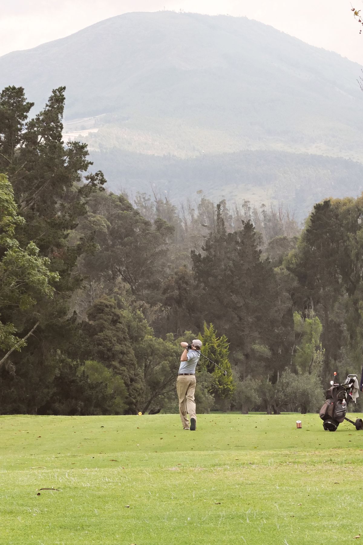 Man Playing Golf Photos, Download The BEST Free Man Playing Golf Stock ...