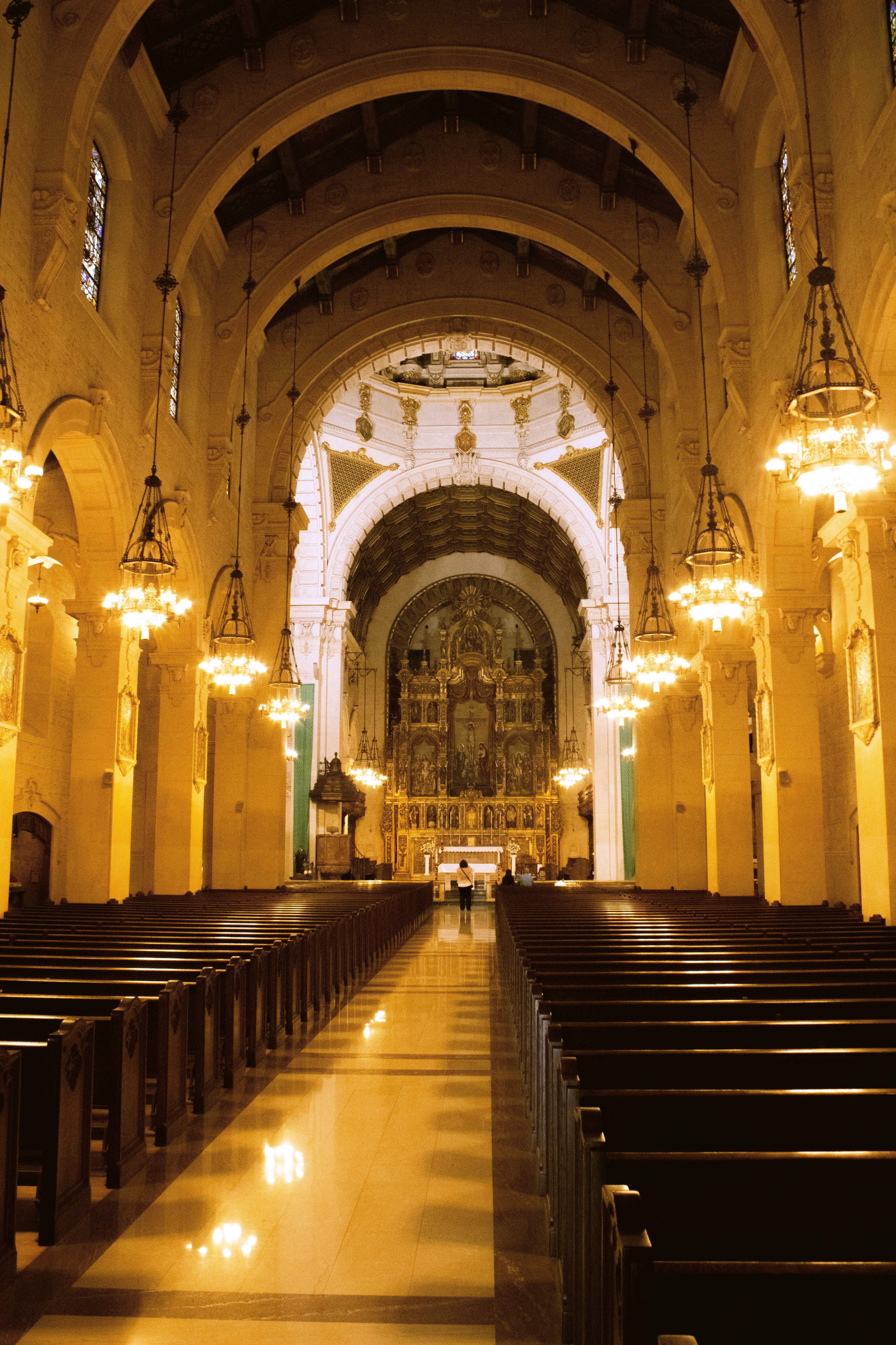 Stunning Interior of a Historic Cathedral · Free Stock Photo