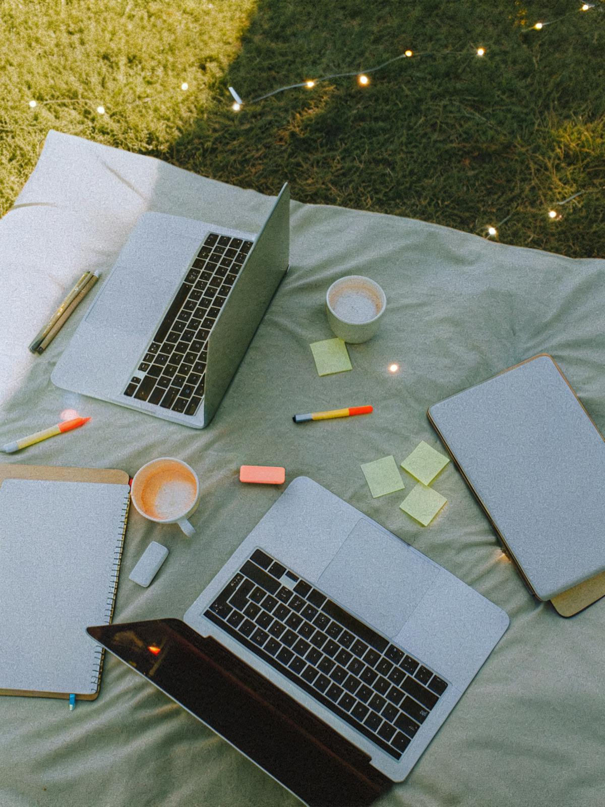 Laptop Dp Photos, Download The BEST Free Laptop Dp Stock Photos & HD Images