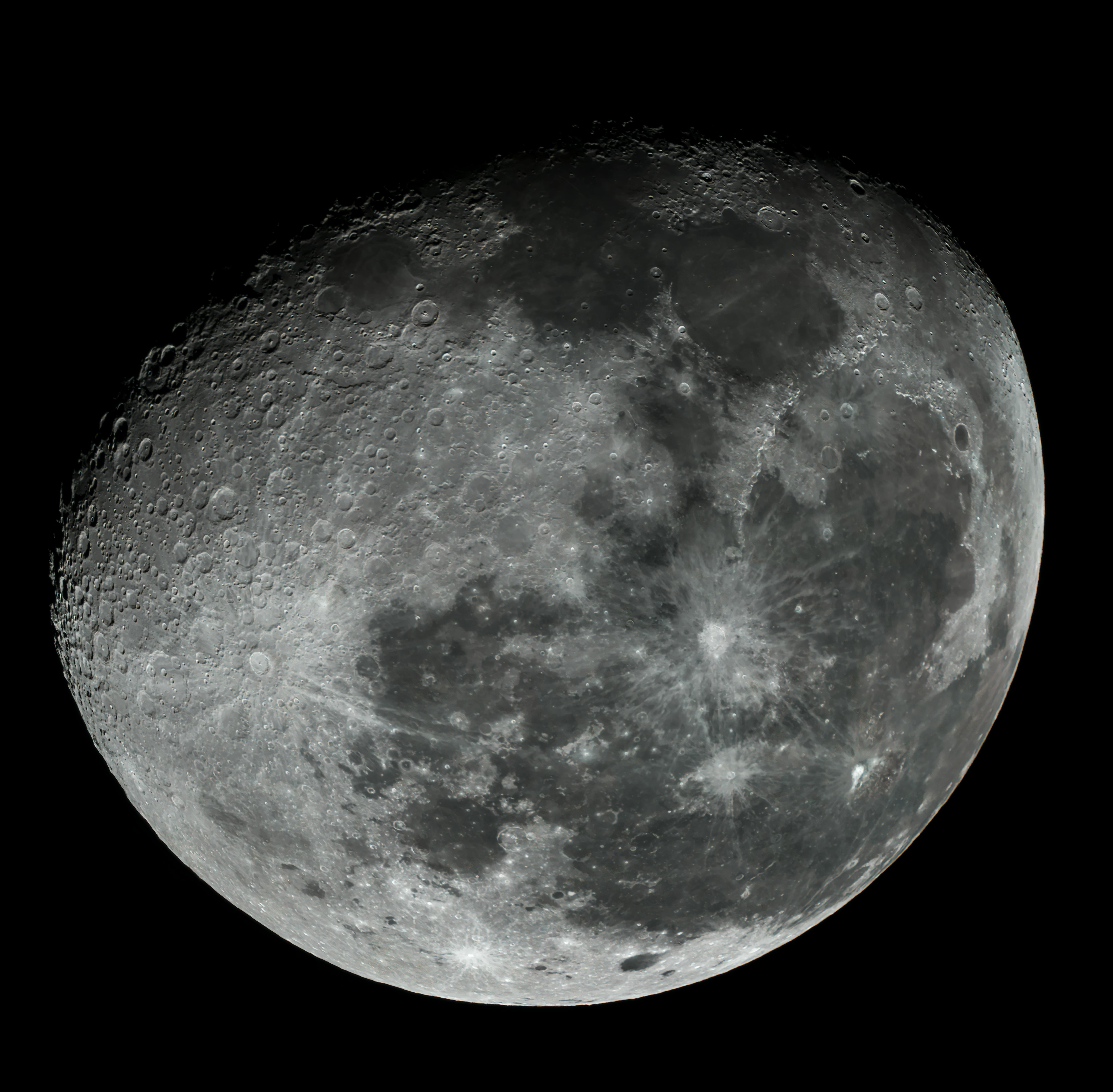 Detailed View of the Moon's Surface · Free Stock Photo