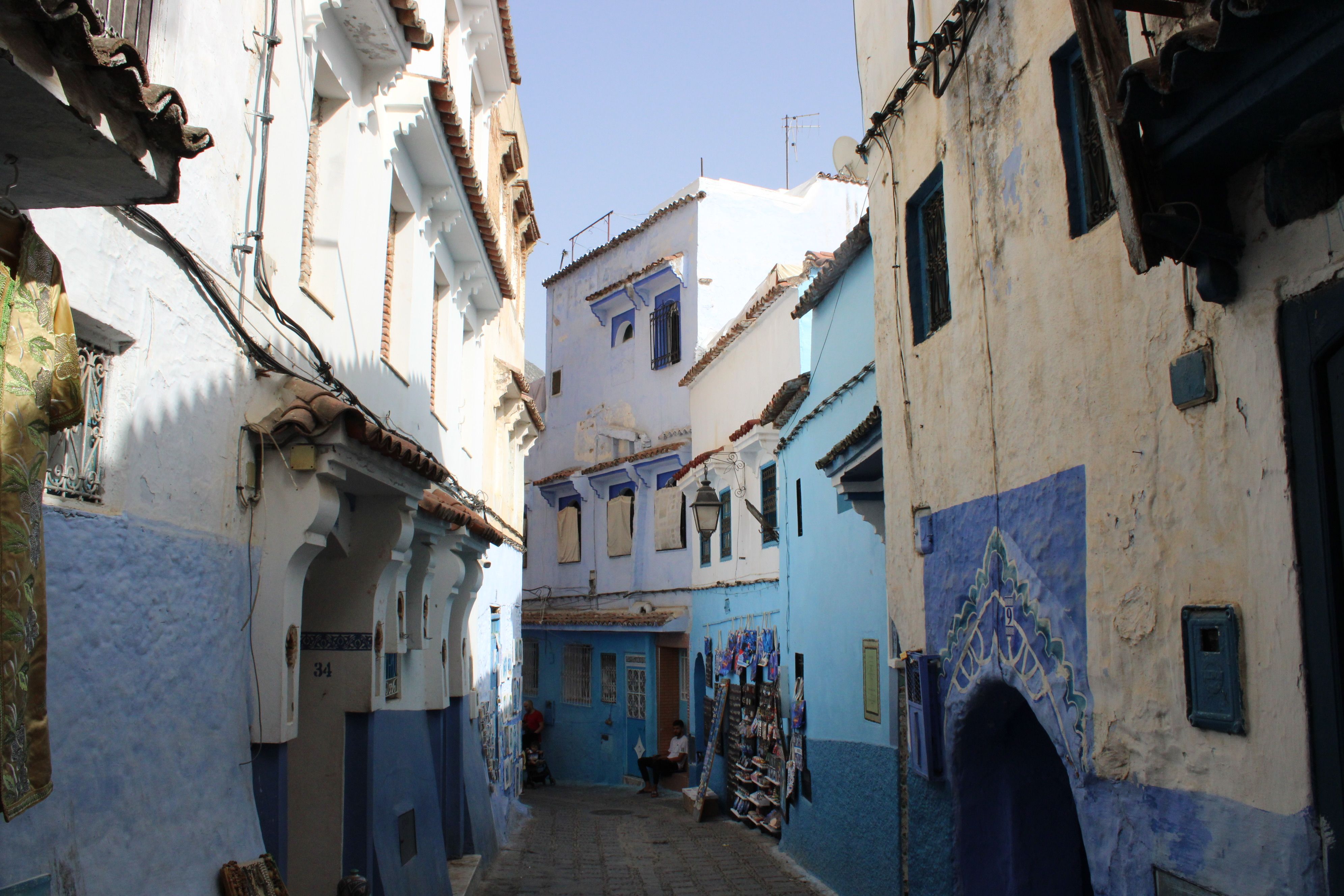Charming Street Scene in Chefchaouen, Morocco · Free Stock Photo