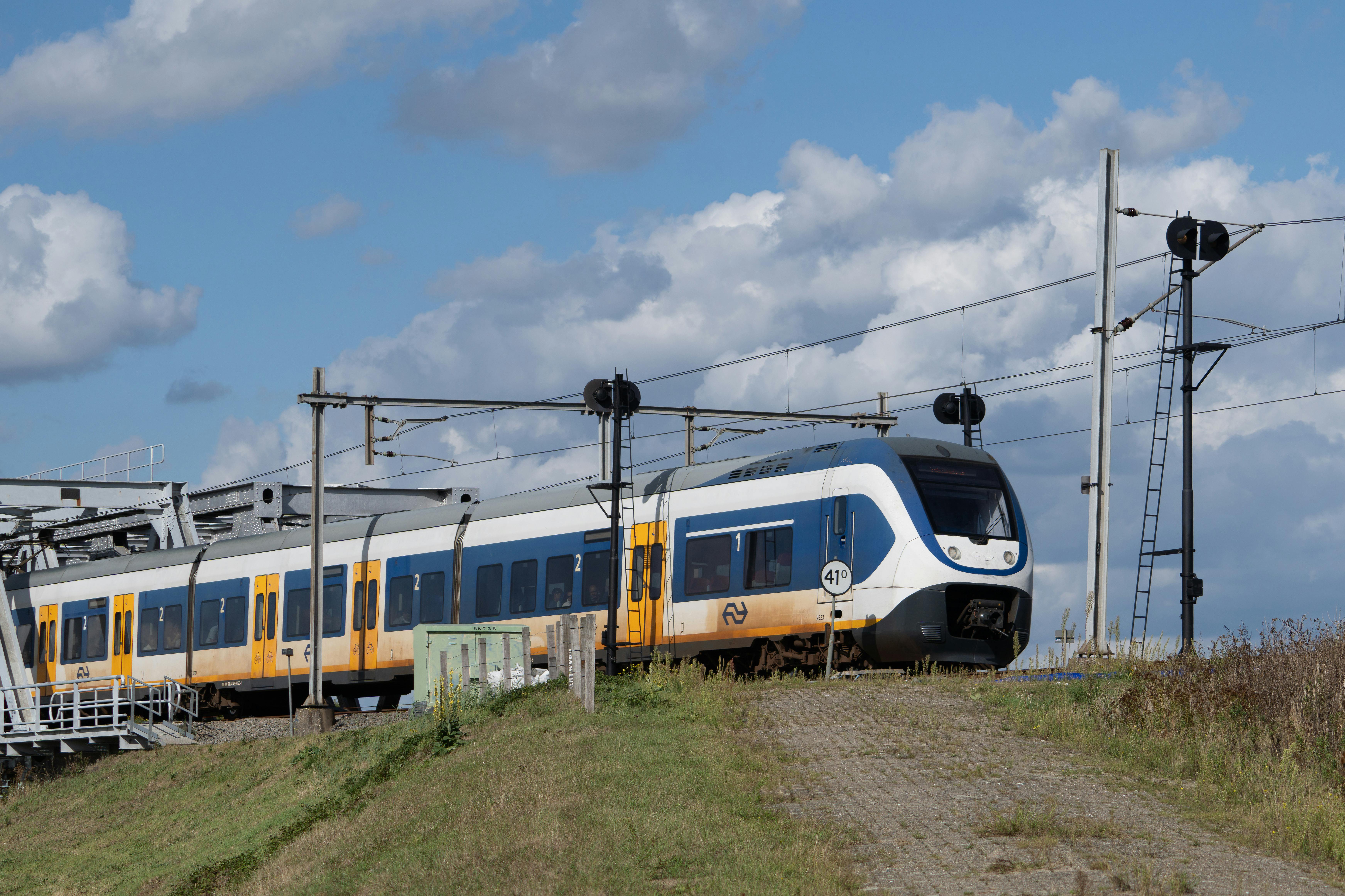 Train Side View Photos, Download The BEST Free Train Side View Stock ...