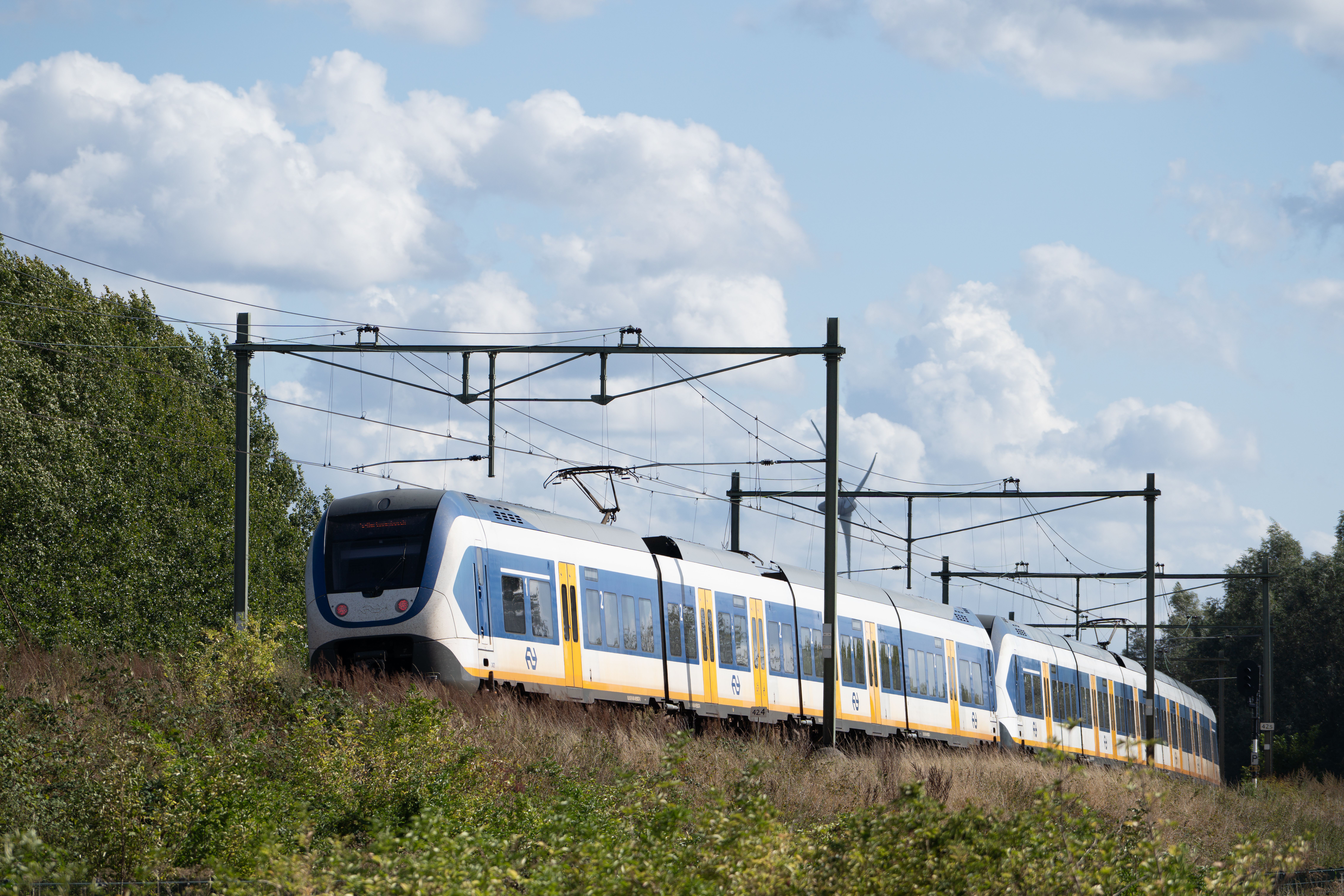 Train Side View Photos, Download The BEST Free Train Side View Stock ...