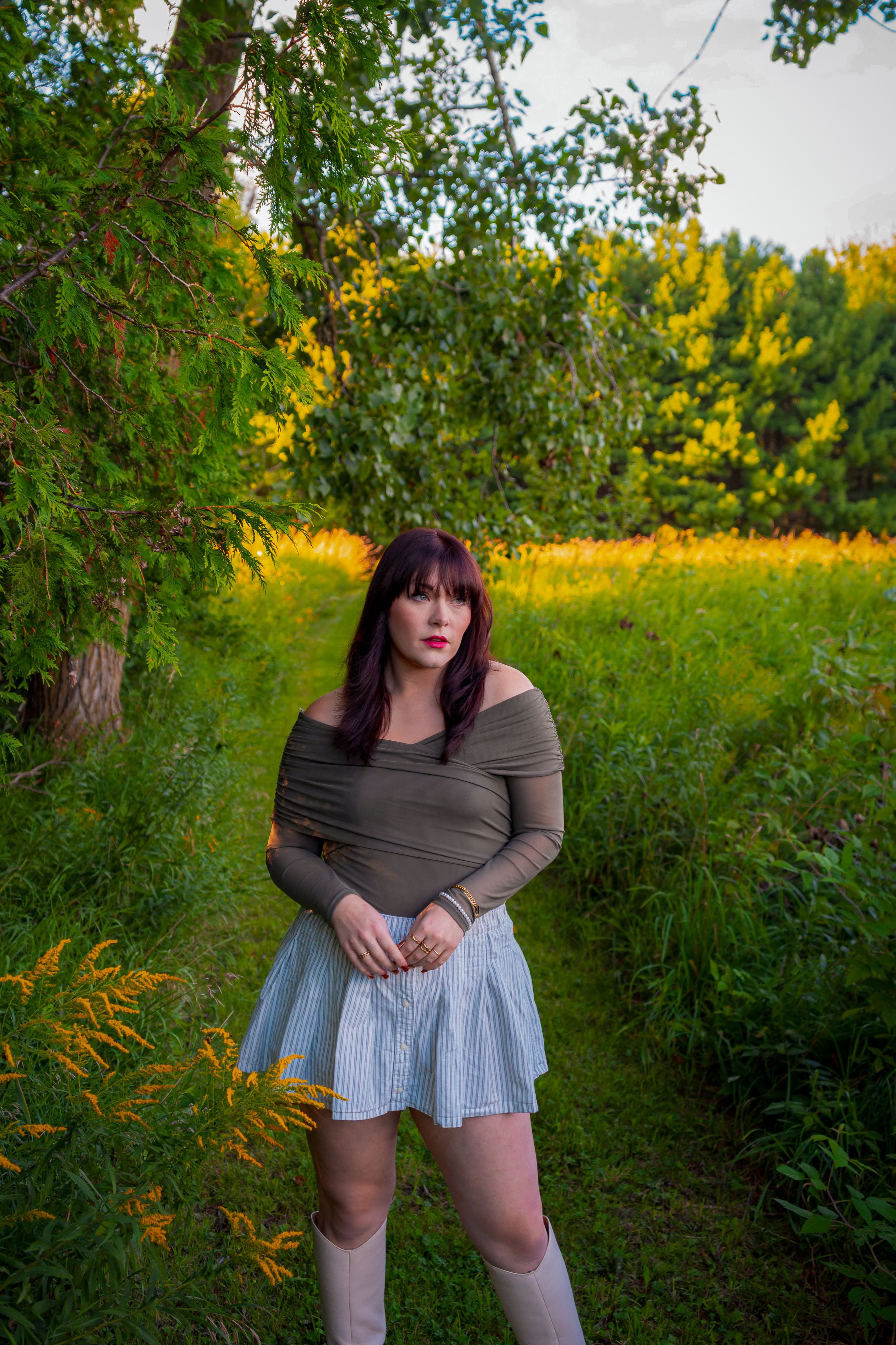 Autumn Fashion Portrait in Vibrant Wisconsin Field · Free Stock Photo