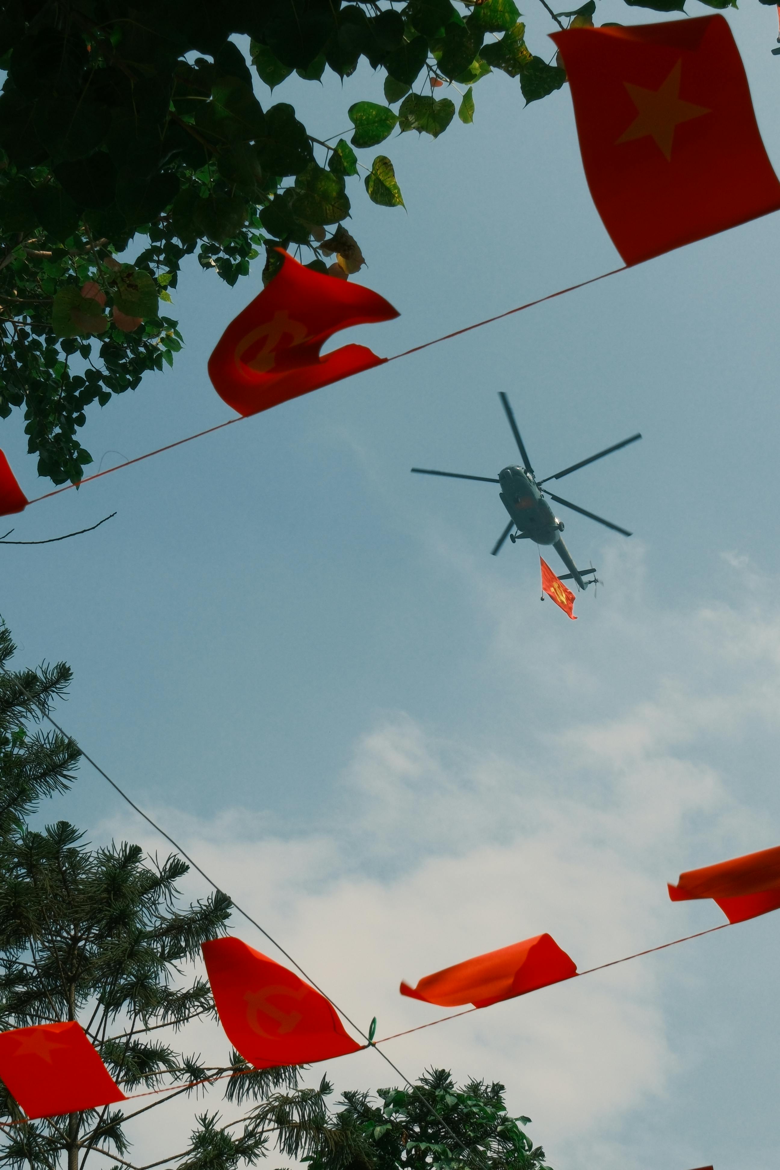 Everest Helicopter Photos, Download The BEST Free Everest Helicopter ...