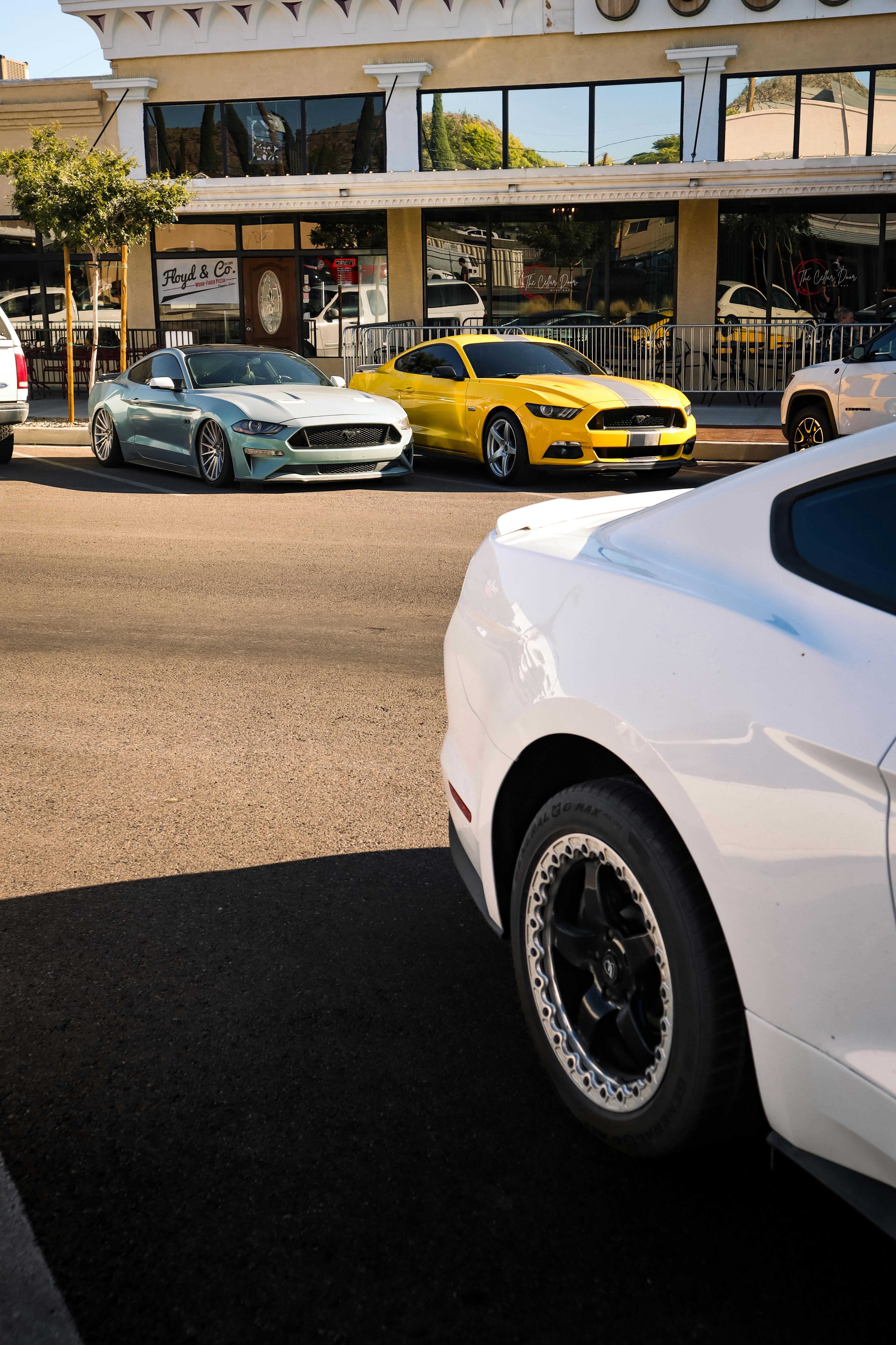 200.000+ Foto Mobil Sport Terbaik · Unduh Gratis 100% · Foto Stok Pexels