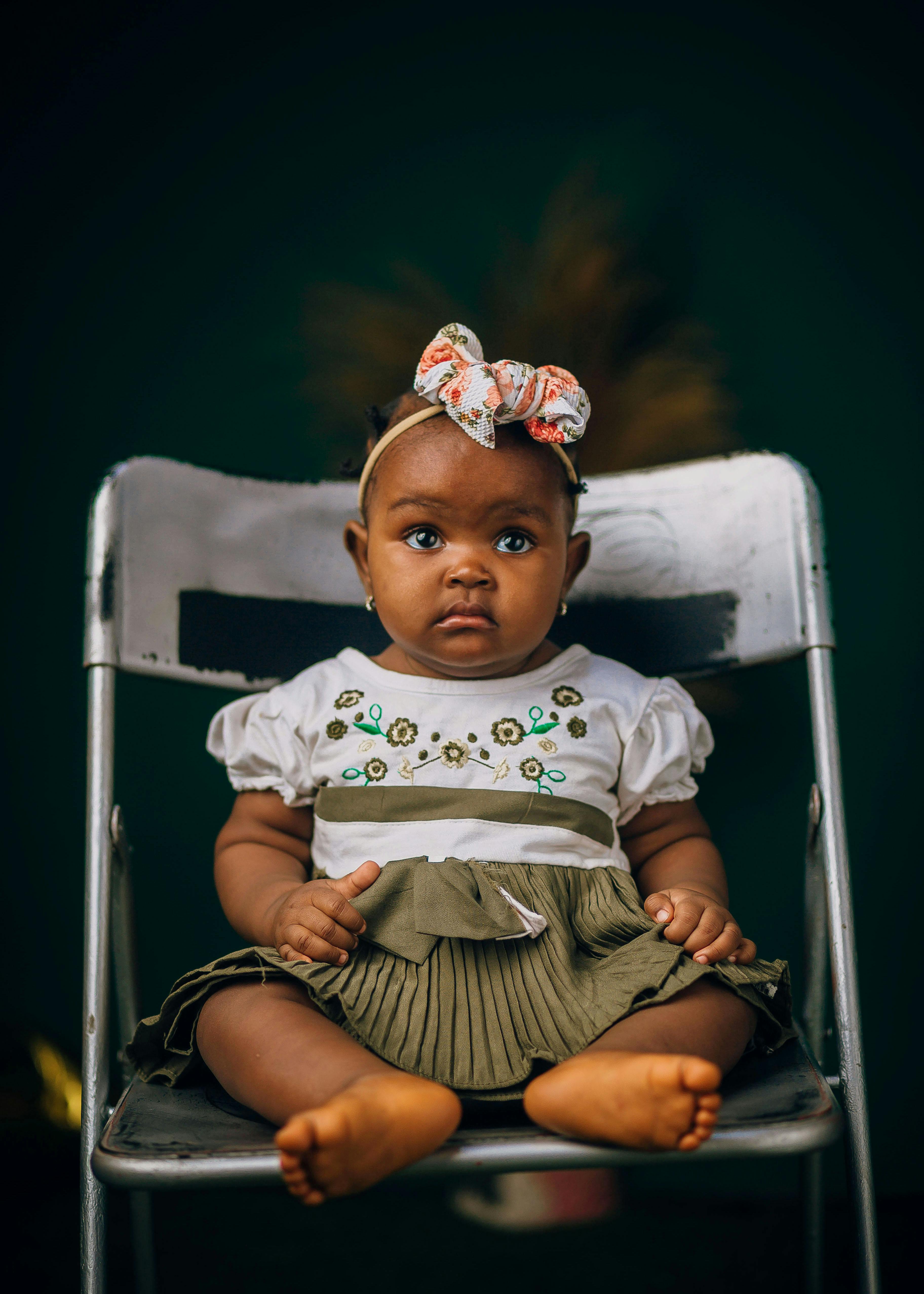 People Sitting On A Chair Photos, Download The BEST Free People Sitting ...