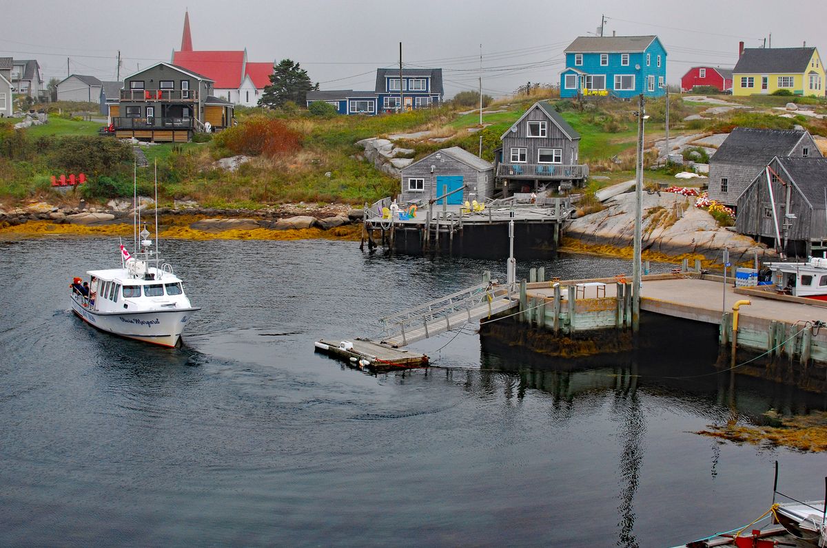 Colorful Houses Photos, Download The BEST Free Colorful Houses Stock ...