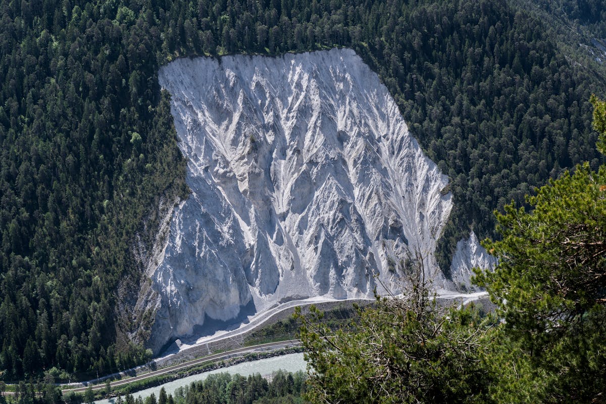 Mountain Cliff Photos, Download The BEST Free Mountain Cliff Stock ...