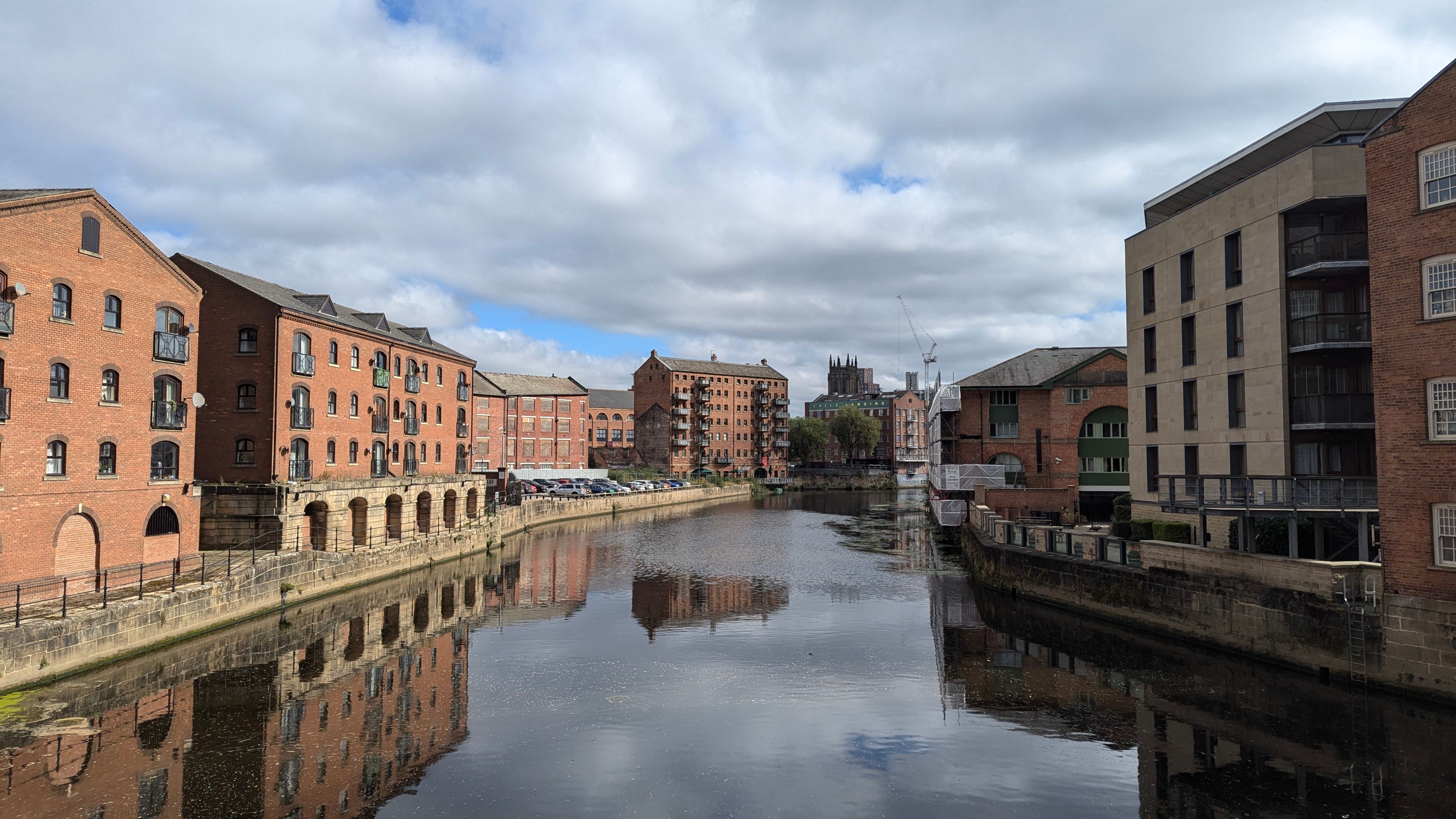 Charming River Scene in Leeds, England · Free Stock Photo