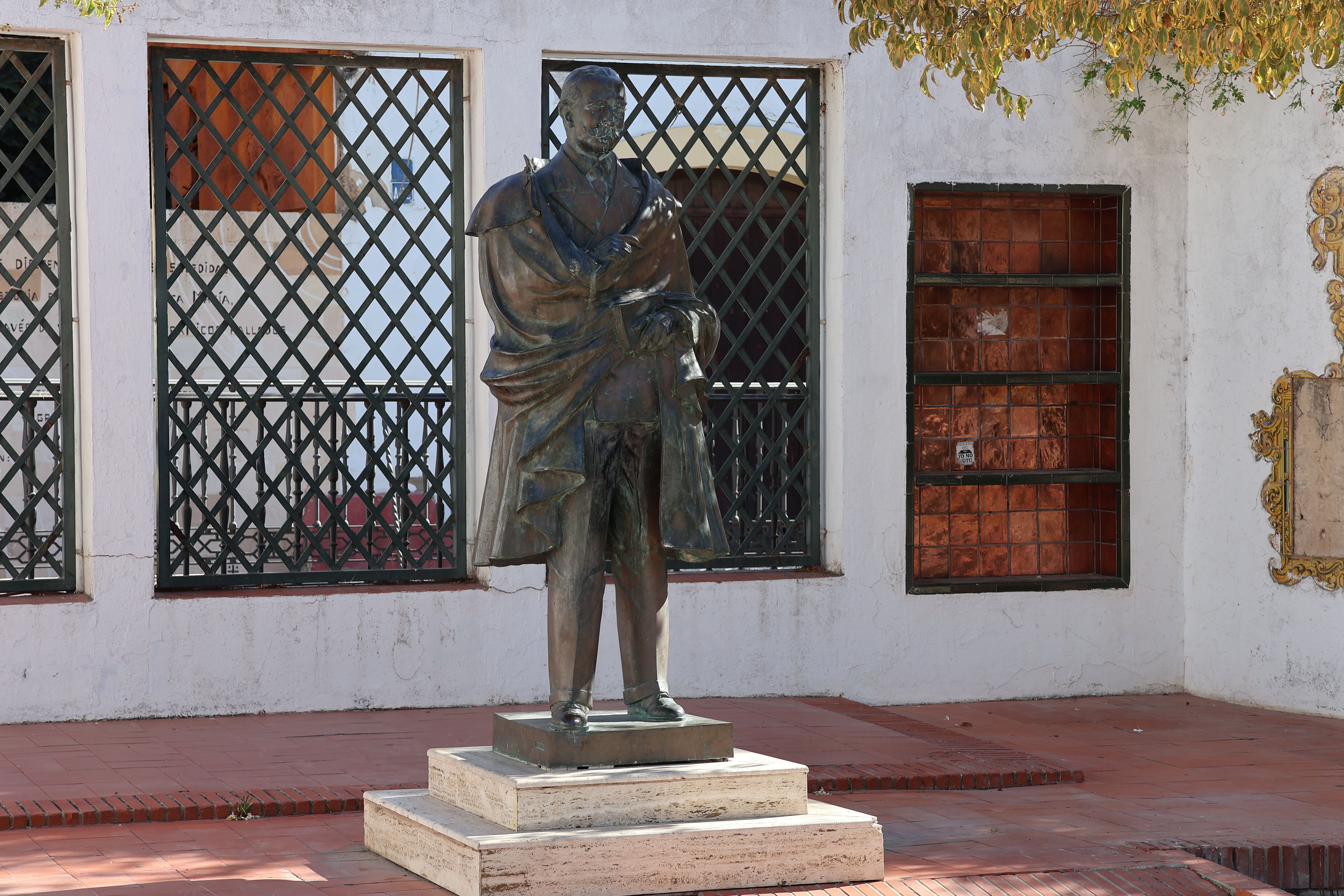 Historic Statue in El Puerto de Santa María · Free Stock Photo