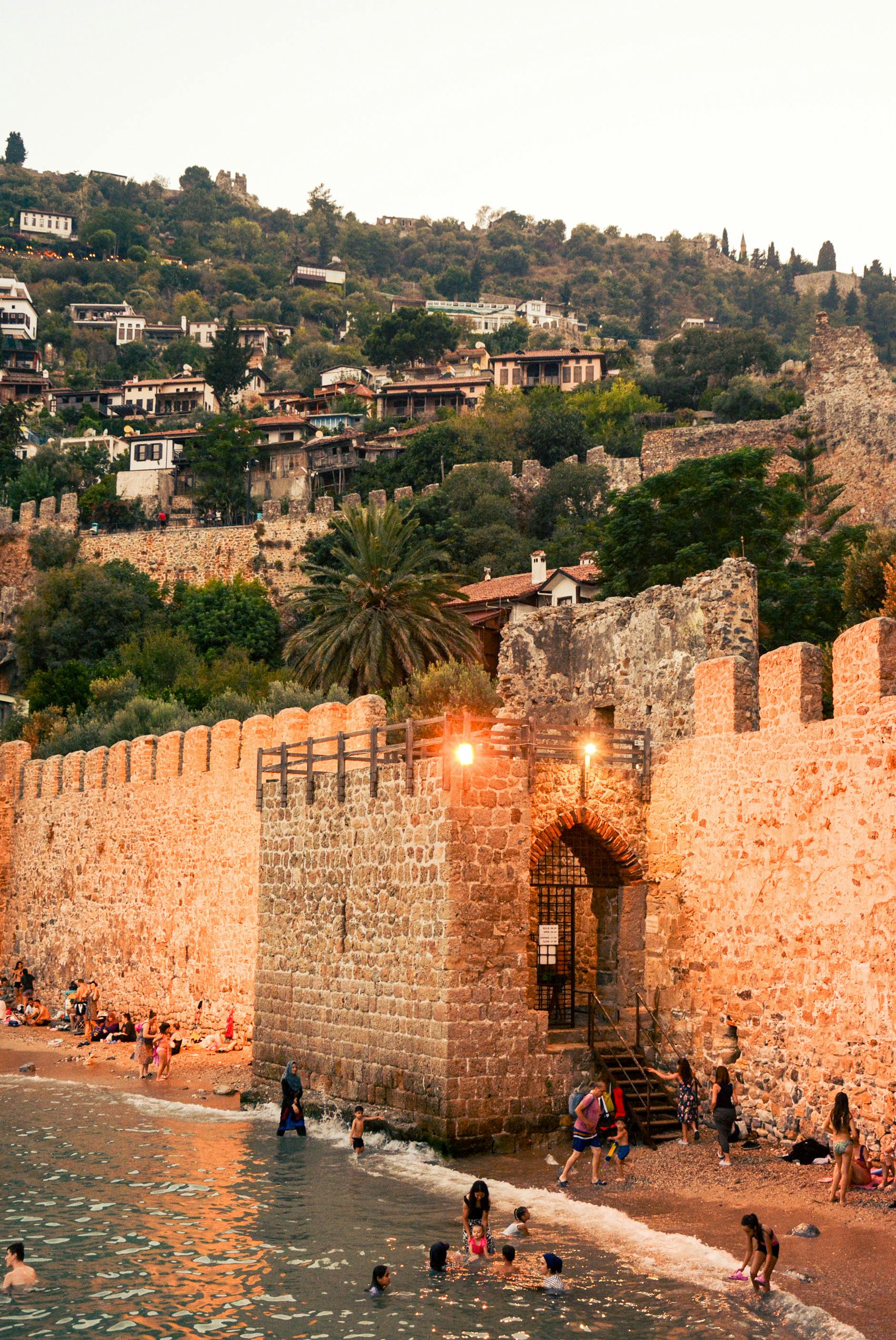 Melissa+Rauch+In+Swim+Suit Photos, Download The BEST Free Melissa+Rauch ...