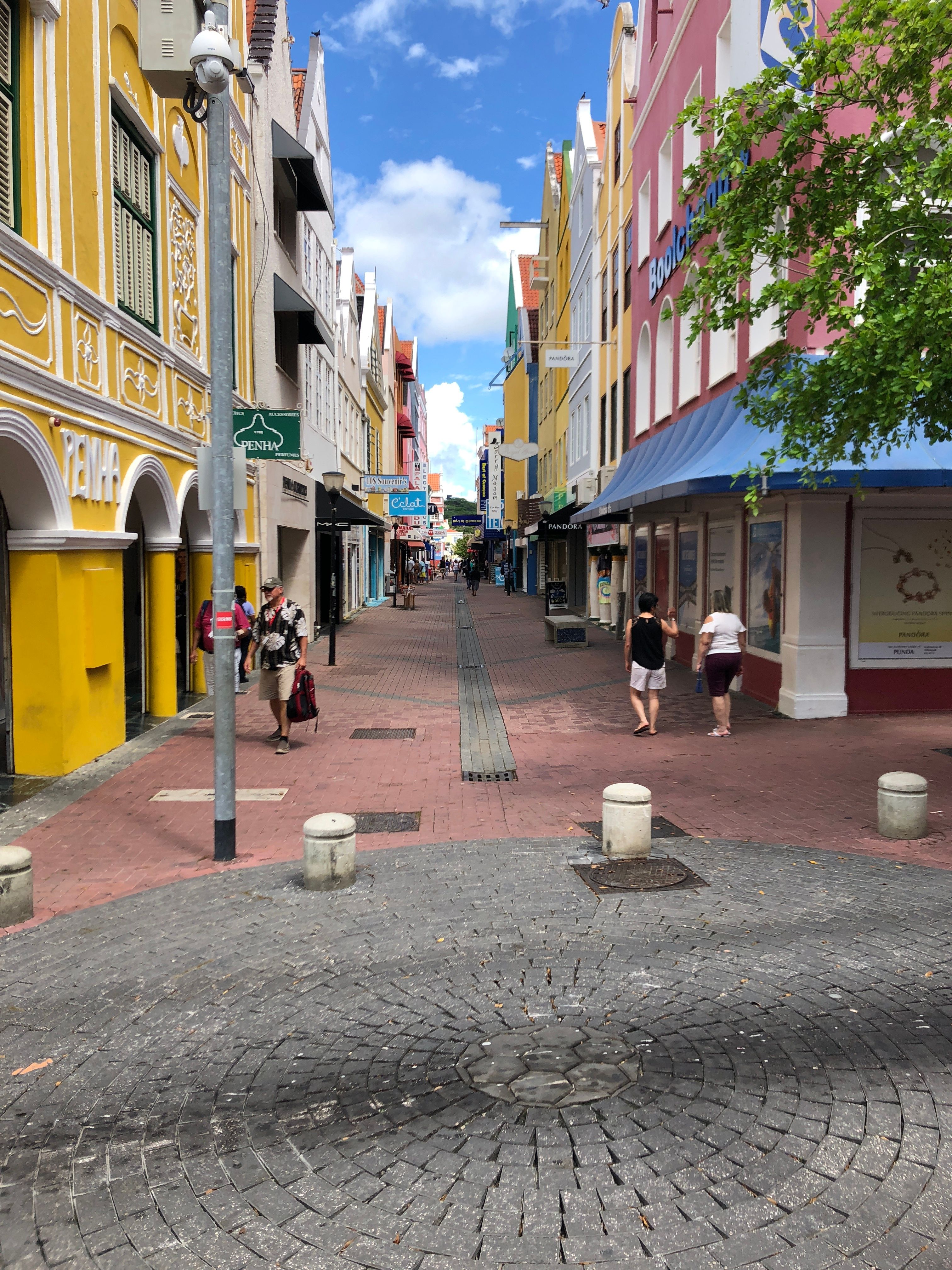 Colorful Shopping Street in Willemstad, Curaçao · Free Stock Photo