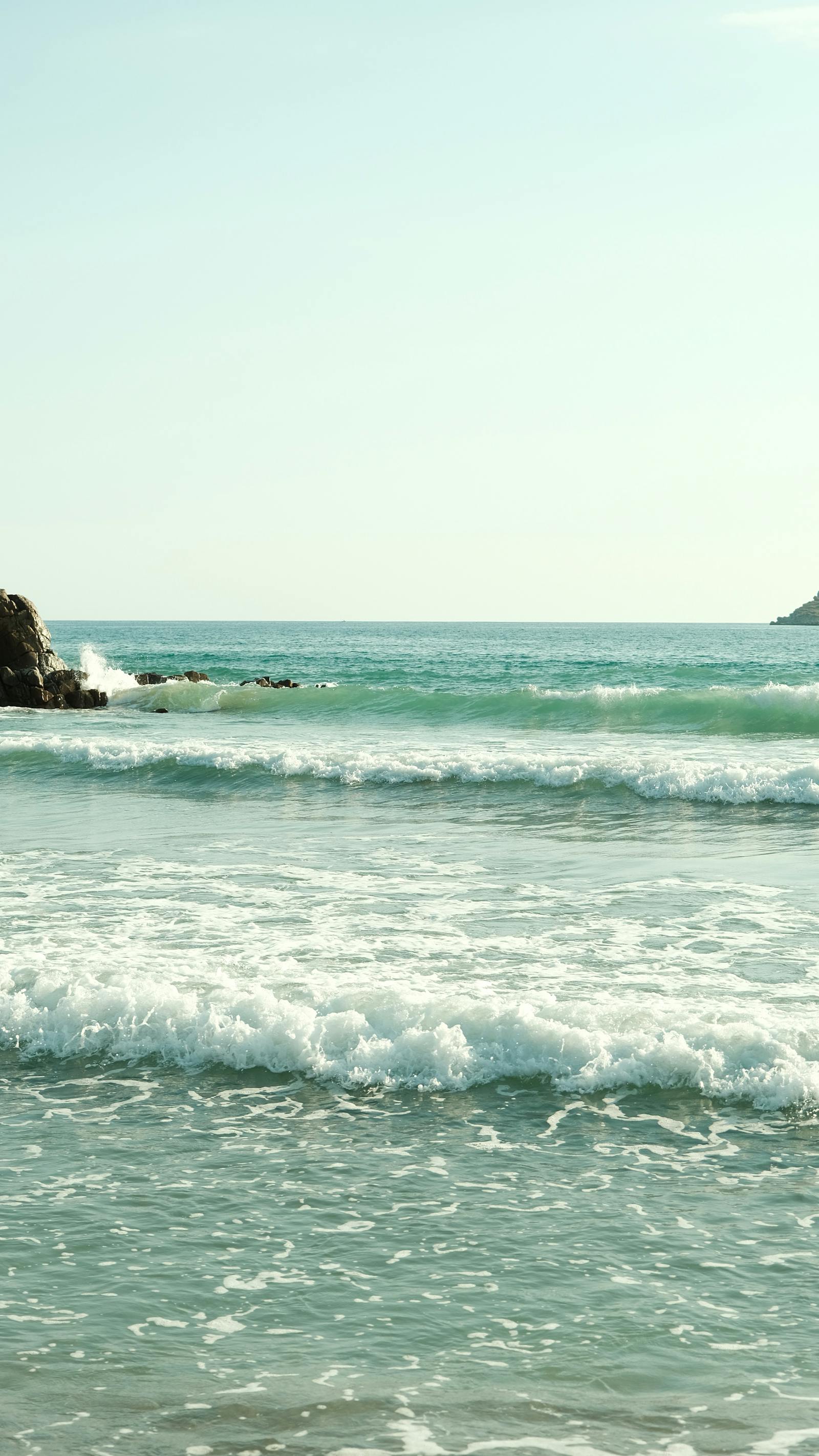 Cleavage+When+Bending+Over Photos, Download The BEST Free Cleavage+When ...