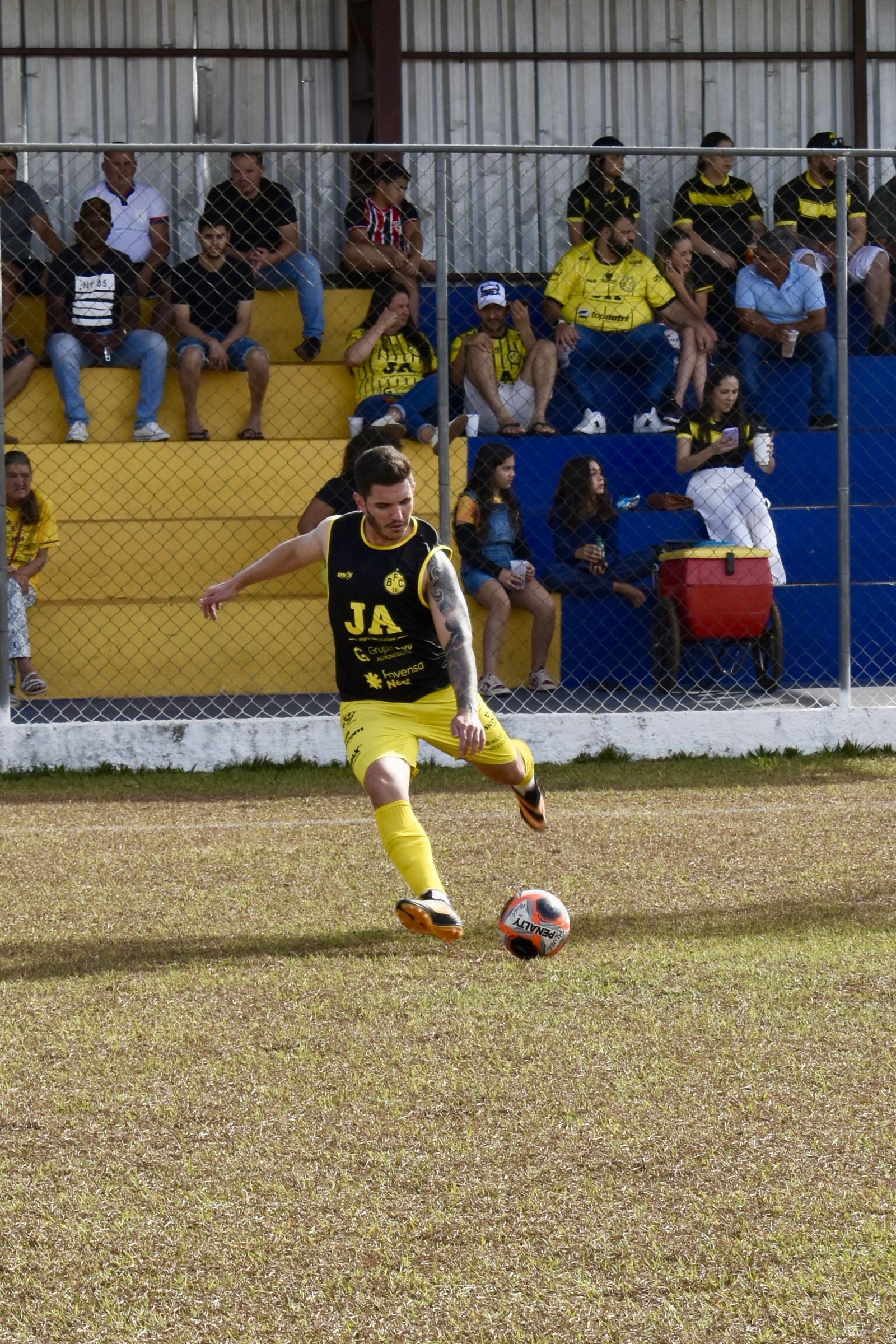 Football Player In Action Photos, Download The BEST Free Football ...