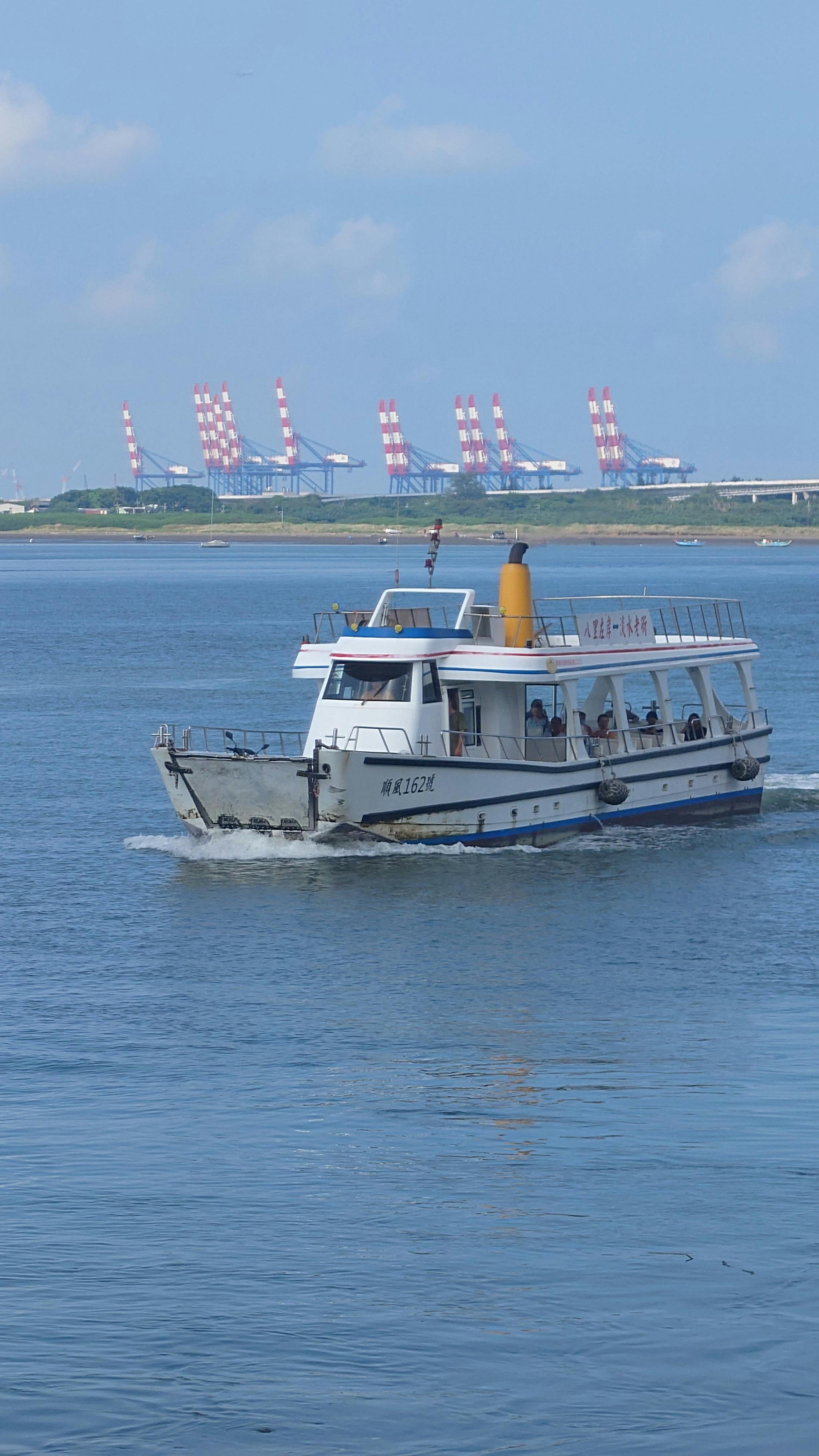 Boat In Harbor Photos, Download The BEST Free Boat In Harbor Stock ...